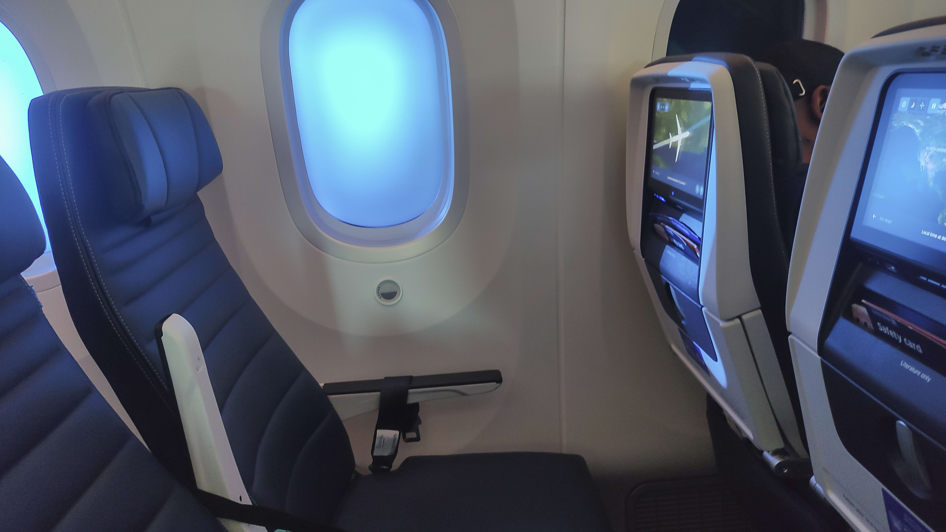 Delta and United Sued for Selling Window Seats Without Windows - Men's ...