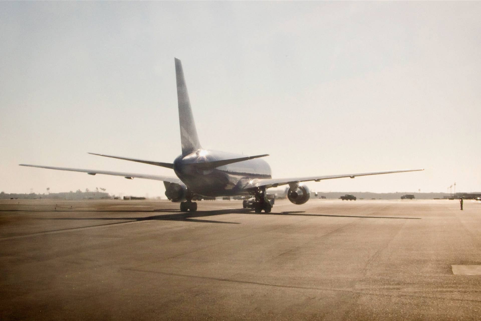 Plane Rolls off Runway After Landing at Major Airport - Men's Journal