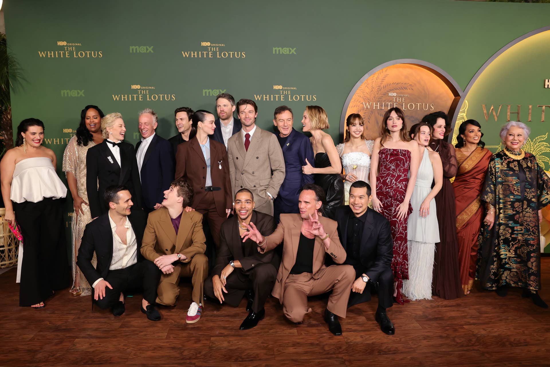 Jason Isaacs Weighs in on Full-Frontal Scene in 'The White Lotus' - Men ...