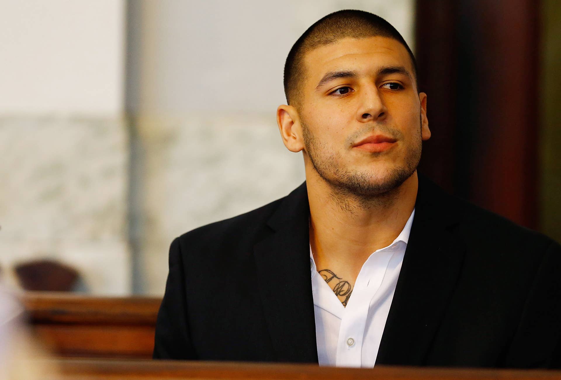 Aaron Hernandez's Fiancée Shares Tribute to NFL Star-Turned-Murderer ...