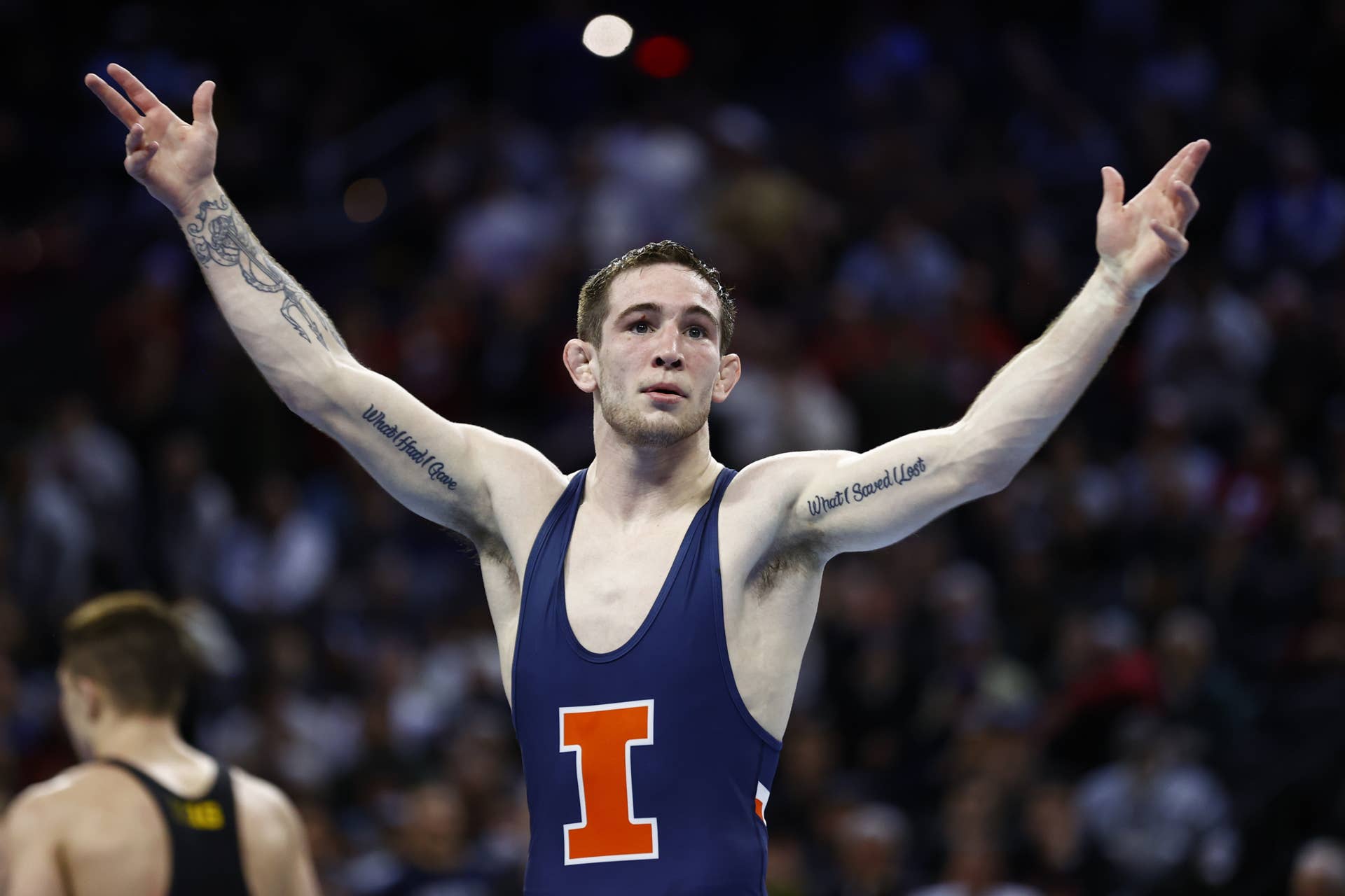 NCAA Champion Wrestler Goes Viral for Much Taller Girlfriend - Men's ...
