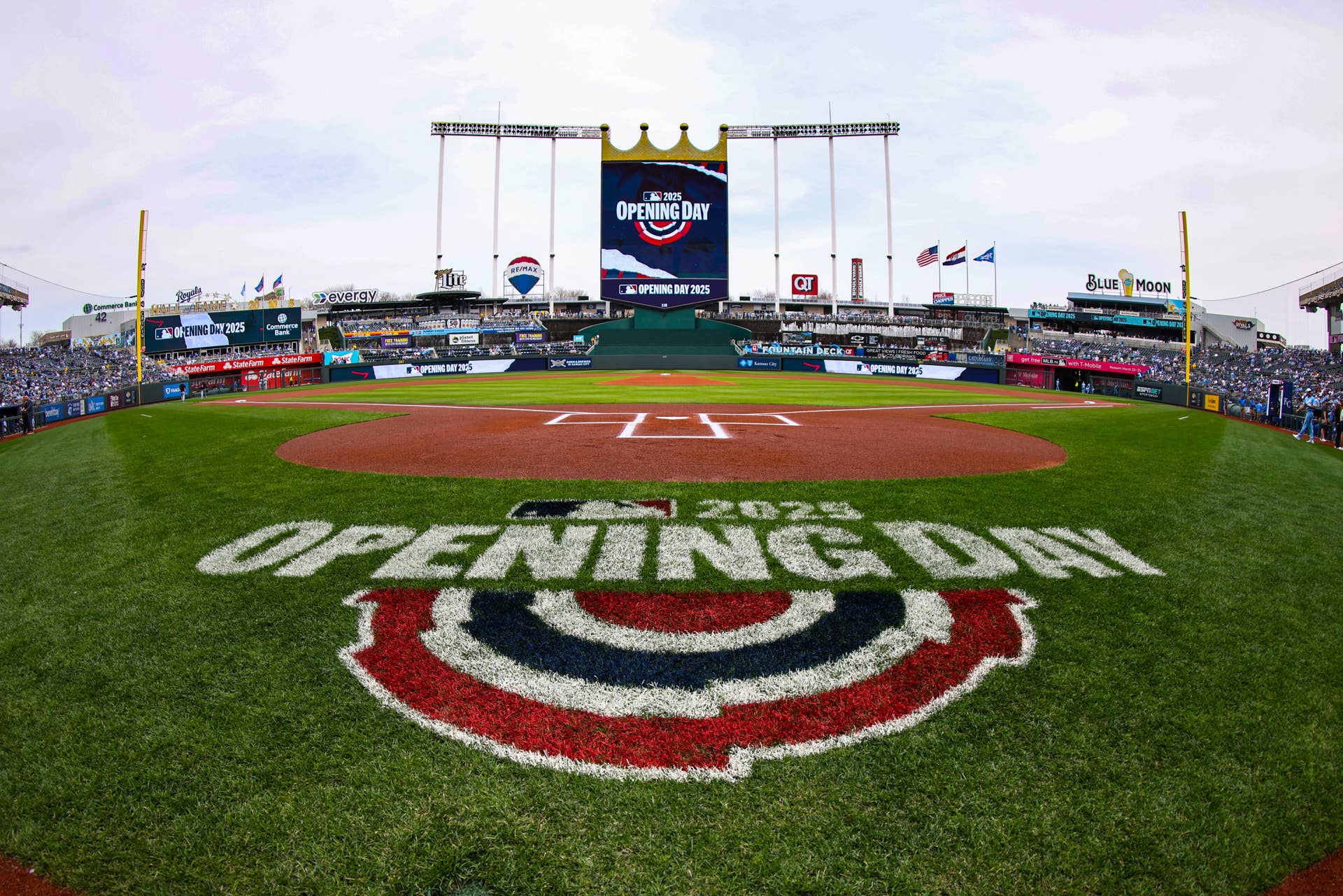 MLB Experiencing Major Streaming Service Outage on Opening Day - Men's ...
