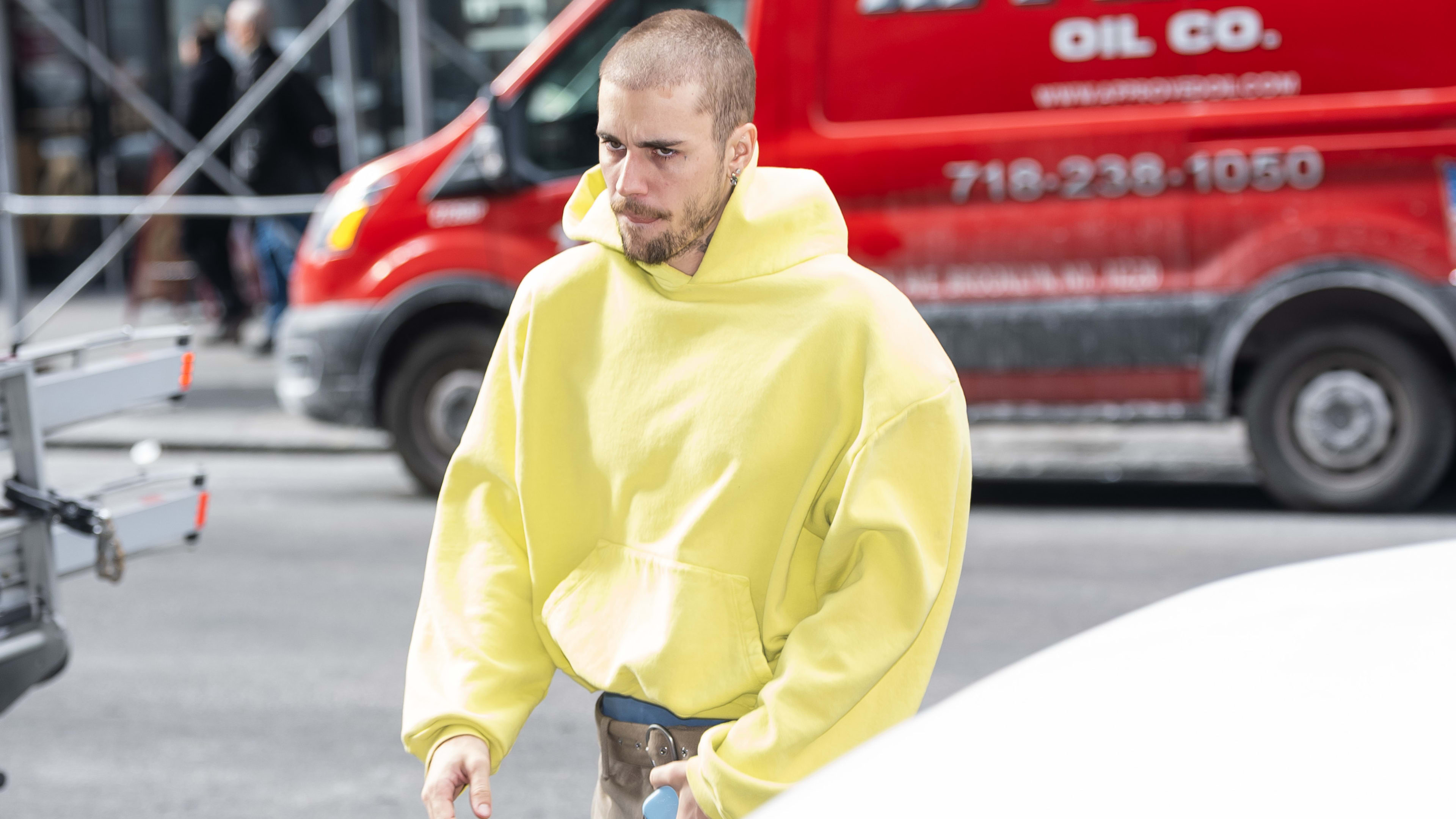 Justin Bieber Posts Photo That Has Fans Concerned - Men's Journal