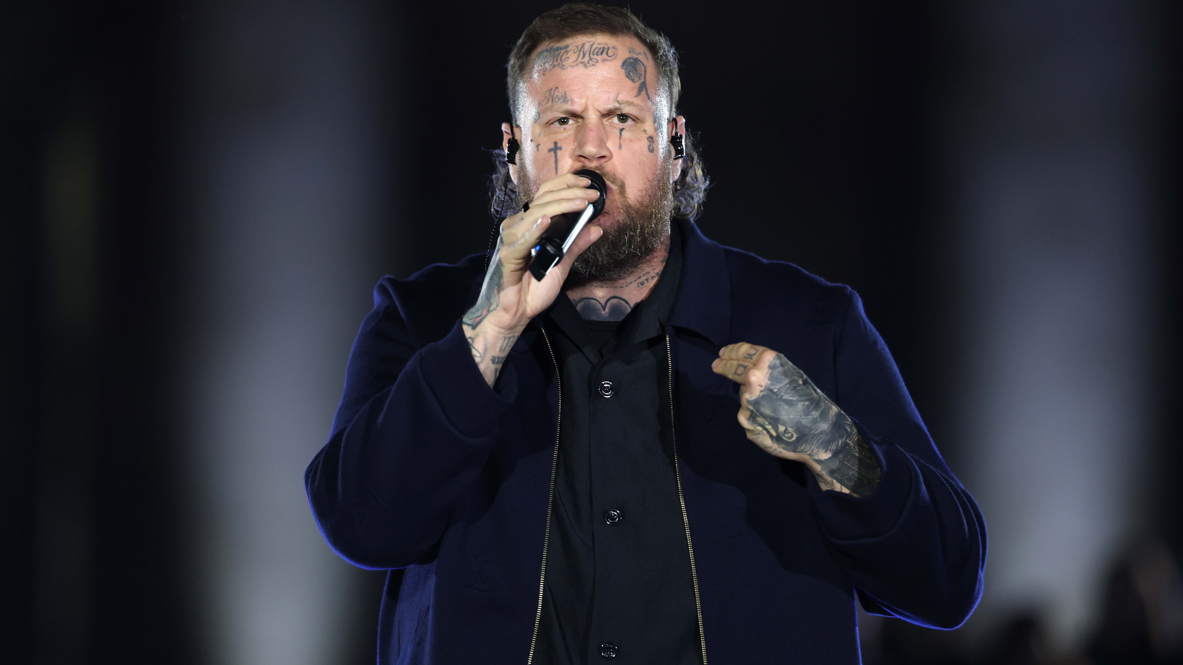 Jelly Roll’s Health Coach Explains How He Helped Singer Lose 200 Pounds ...