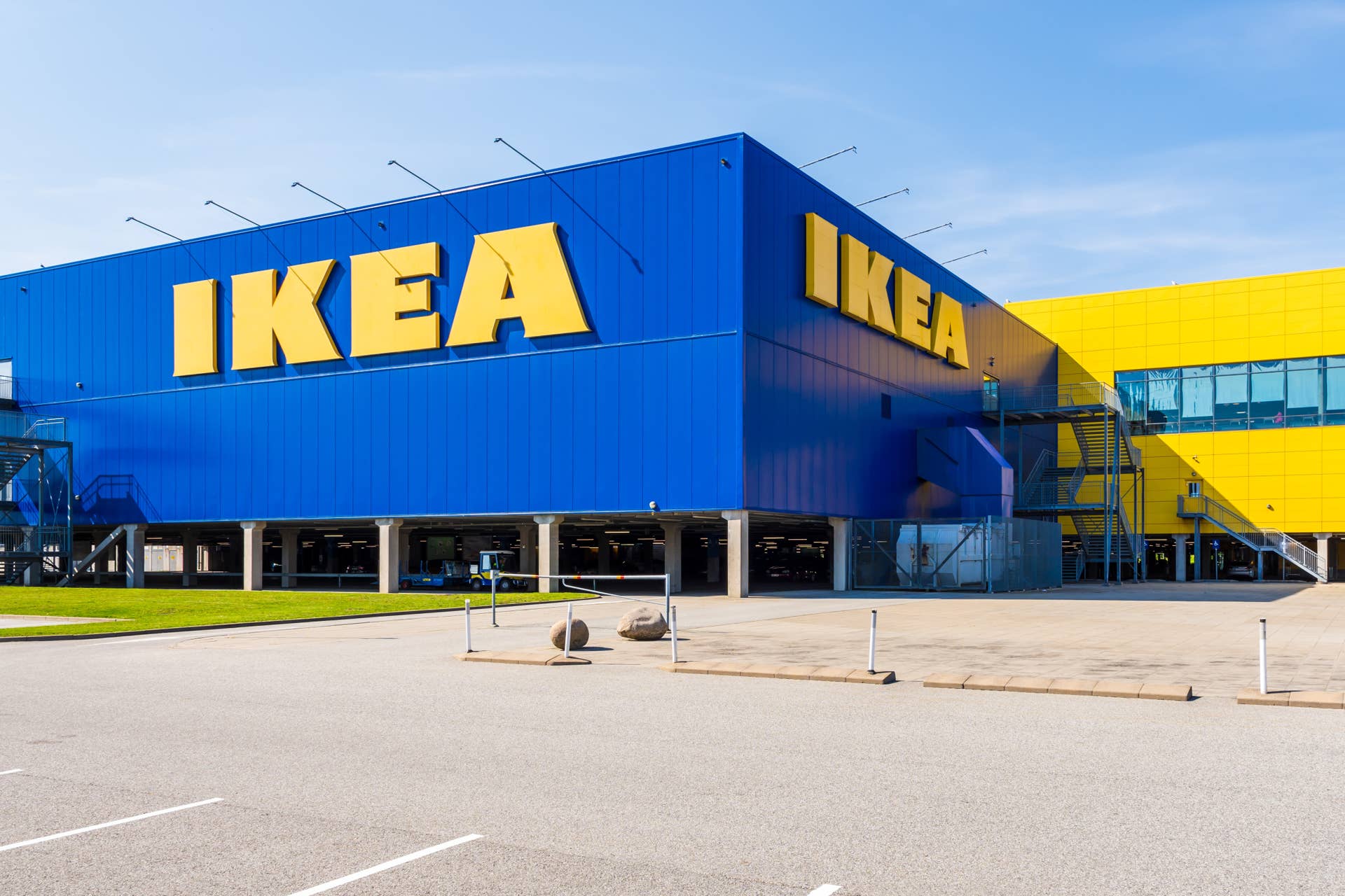 Meet the IKEA Plate That’s Stirring Up the Internet - Men's Journal