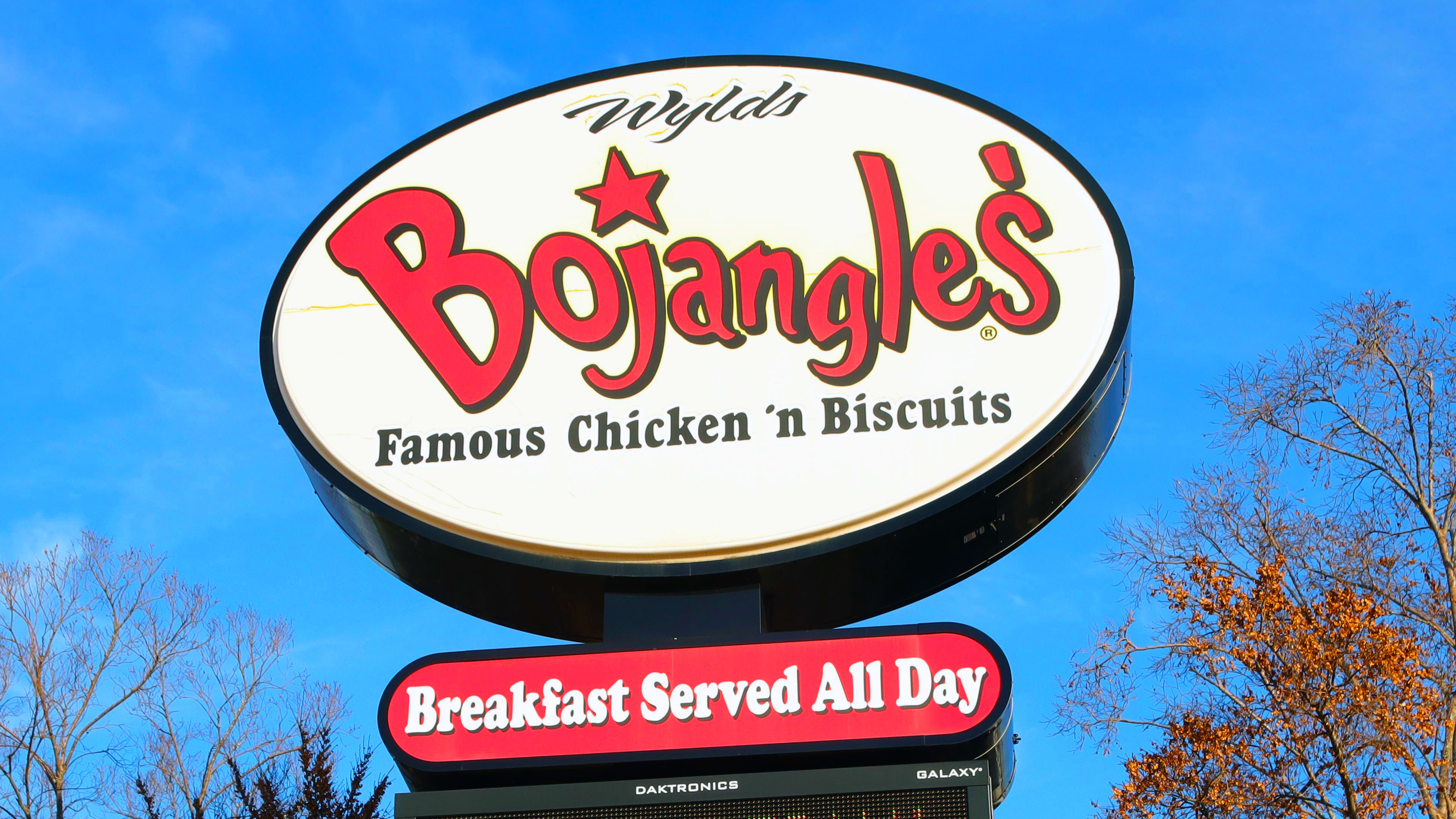 This Limited-Time Korean BBQ Chicken Sandwich Has Fans Raving - Men's ...