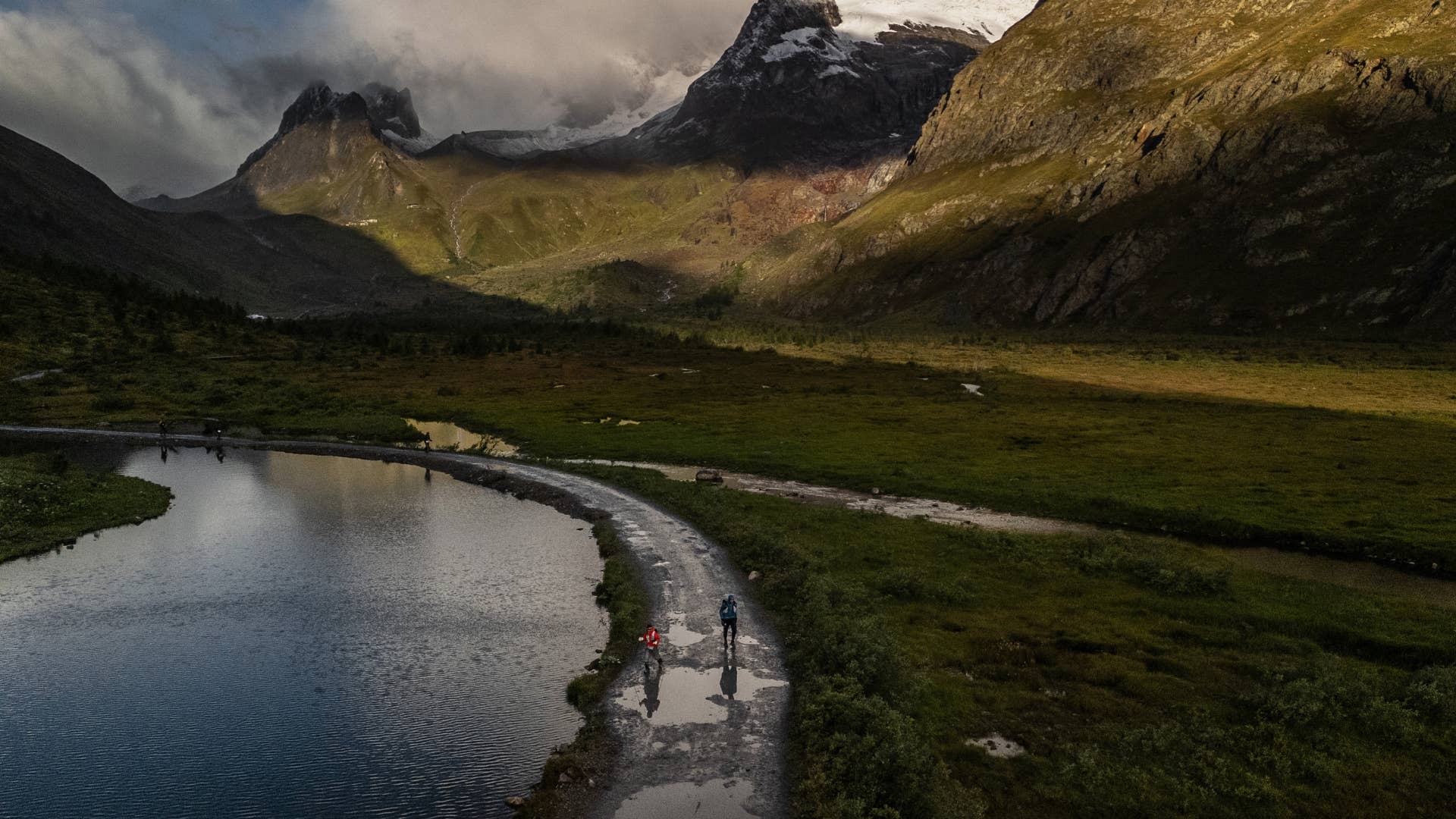 Inside How Ultrarunners Train for the Hardest Races on Earth - Men's ...