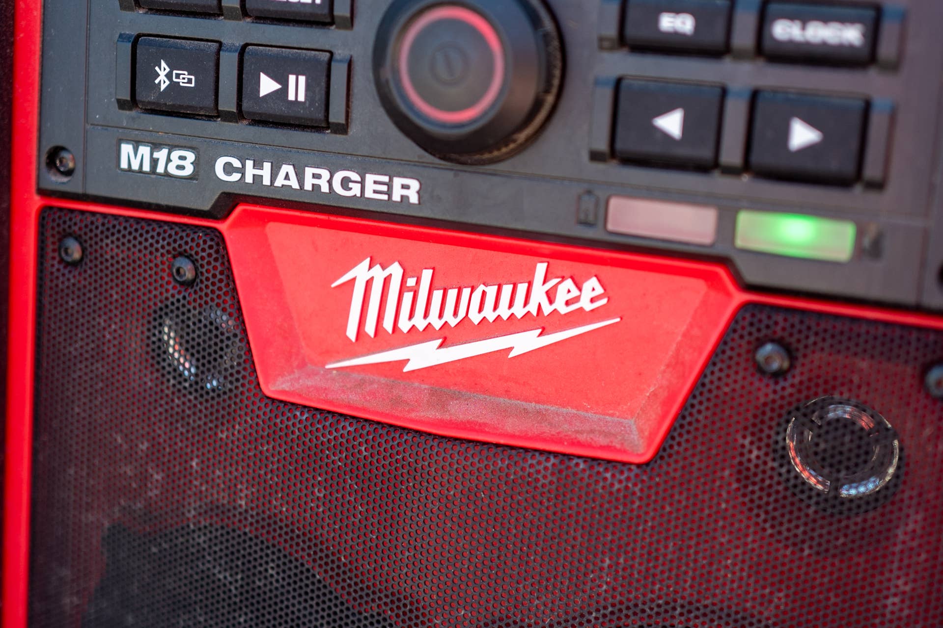 Milwaukee's Bestselling M18 Battery Kit Is 65% Off Right Now - Men's ...