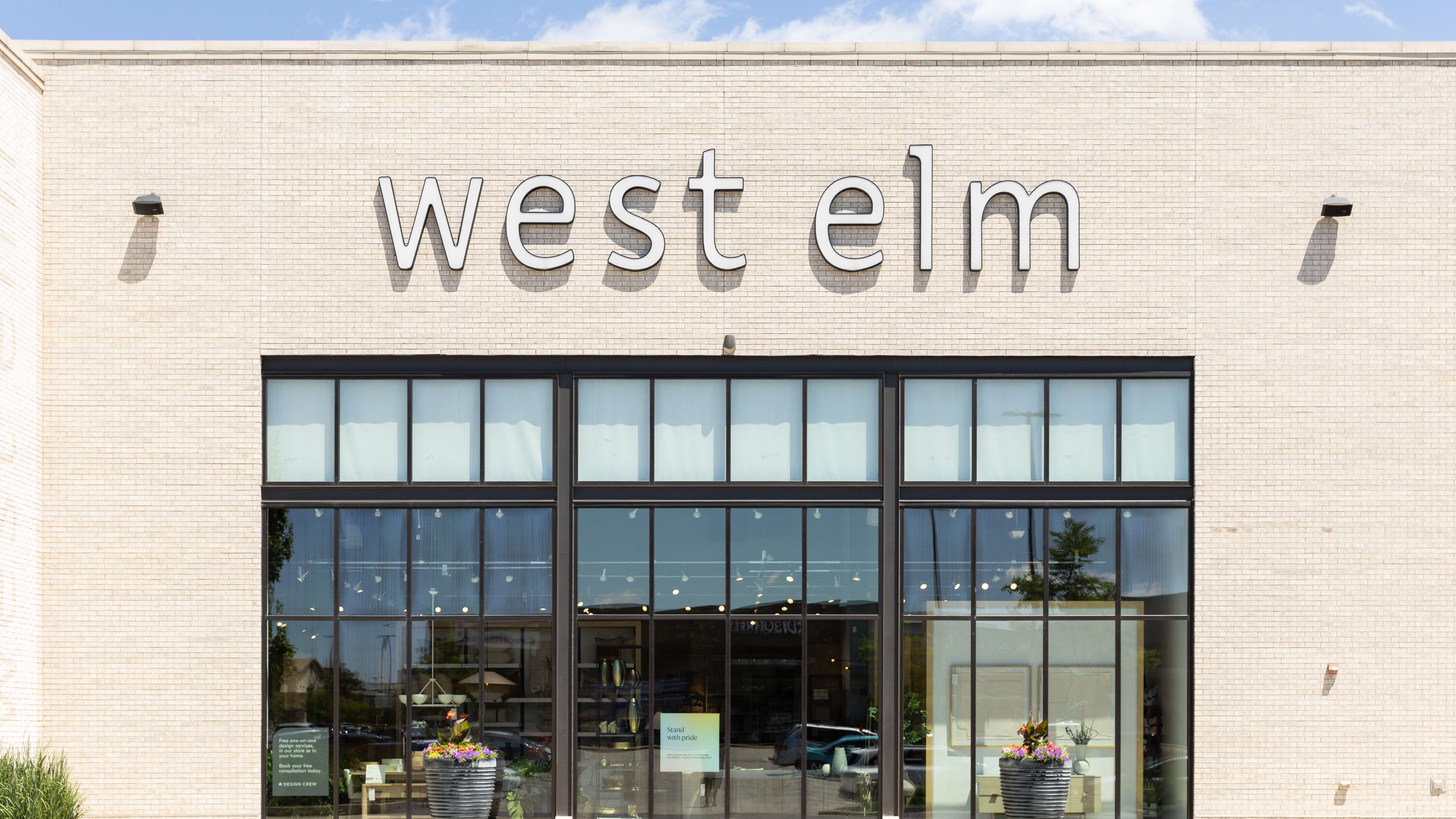 West Elm's Modern Spice Caddy Works in Small Spaces - Men's Journal