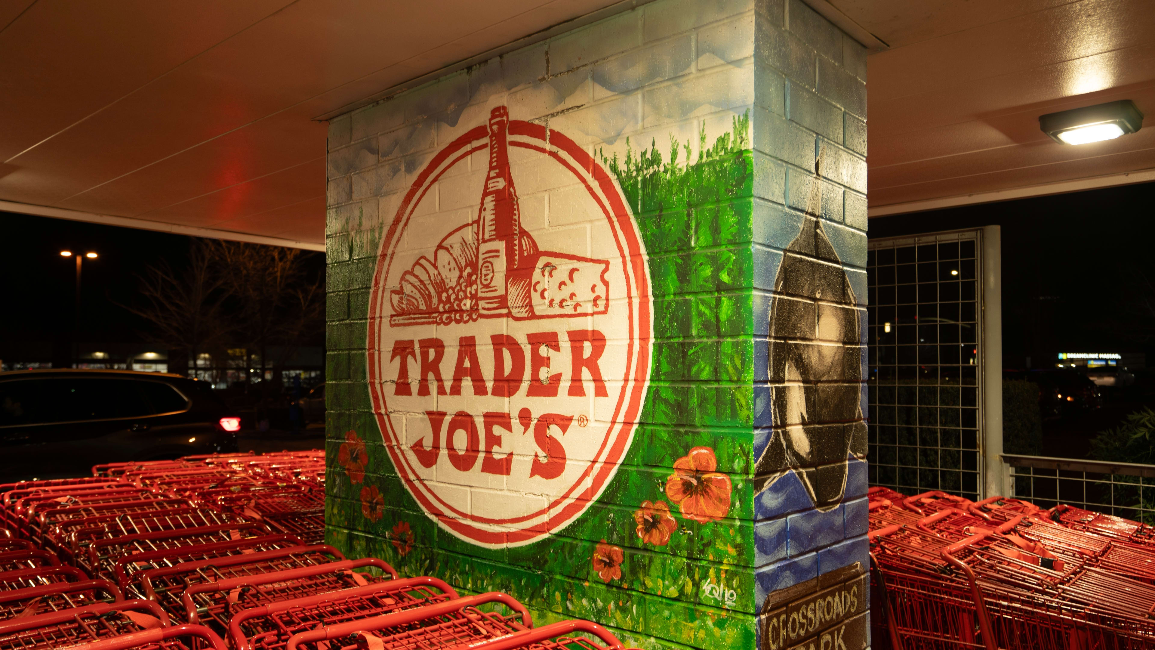 Trader Joe Shoppers Want to Buy These Tangy Ketchup Chips - Men's Journal