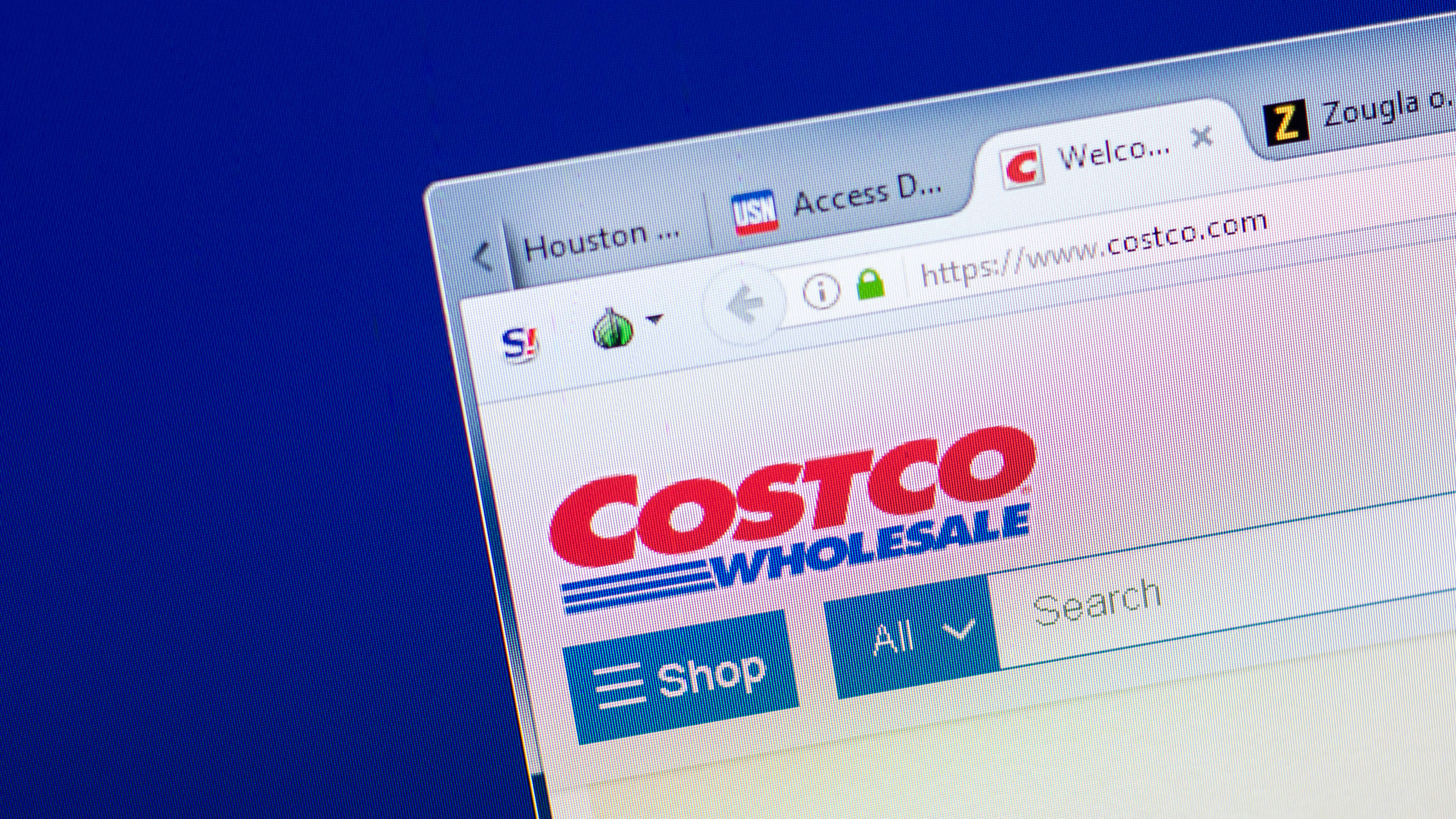 Costco's Sleek $24 Serveware Set Perfect for Entertaining - Men's Journal