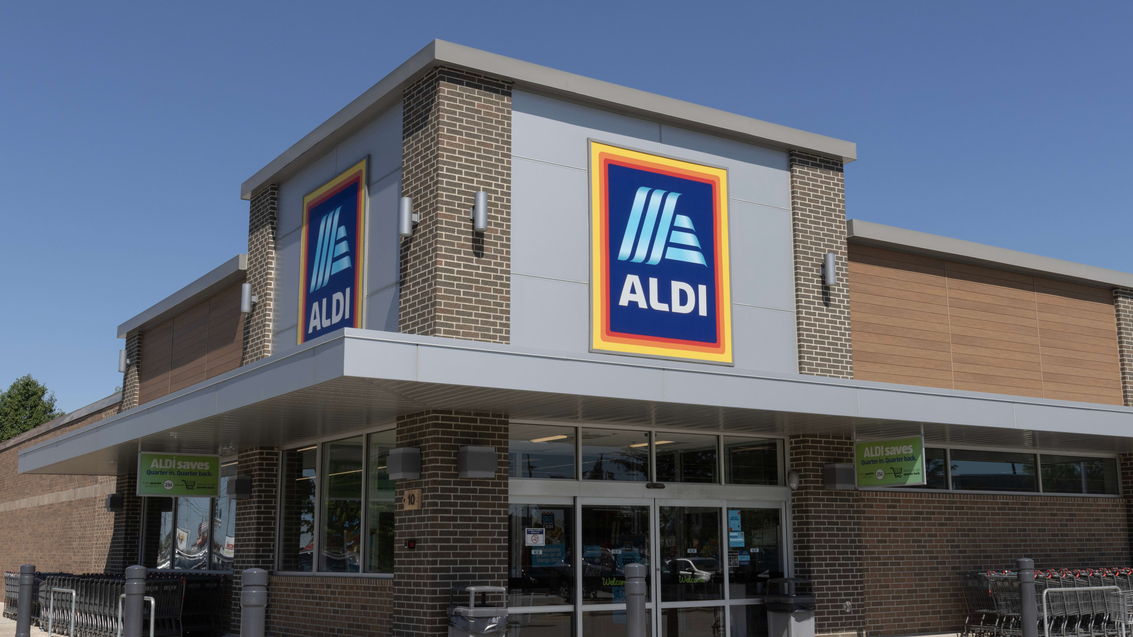 Aldi's $5 Fluted Pasta Bowl Belongs on Every Table - Men's Journal