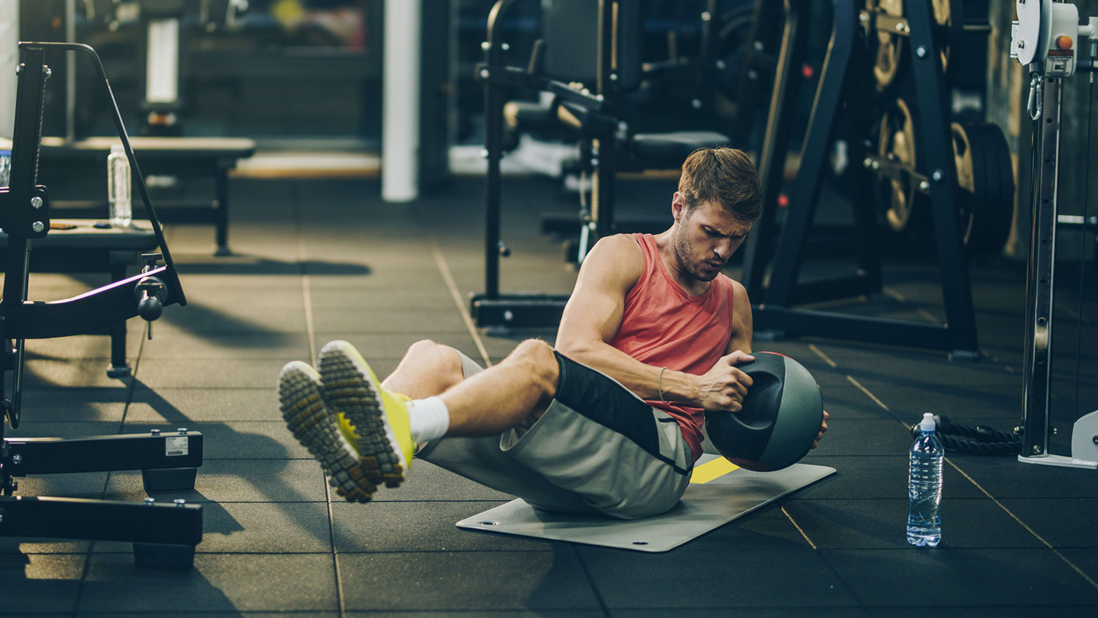 How to Do Russian Twists the Right Way for a Stronger Core - Men's Journal