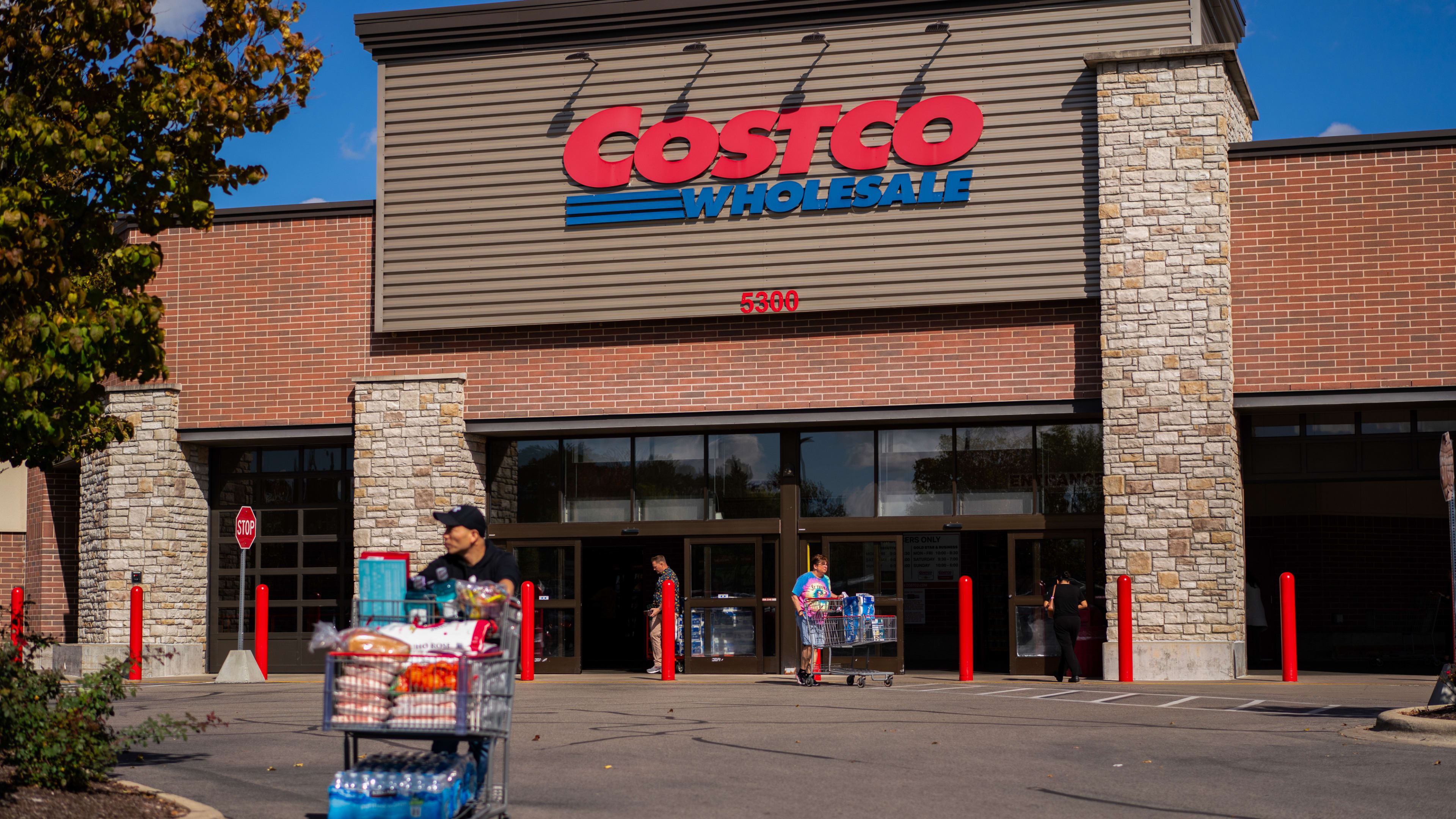 Costco Fans Are Rushing to Buy the New $7 Costco-Themed Reusable Bags ...