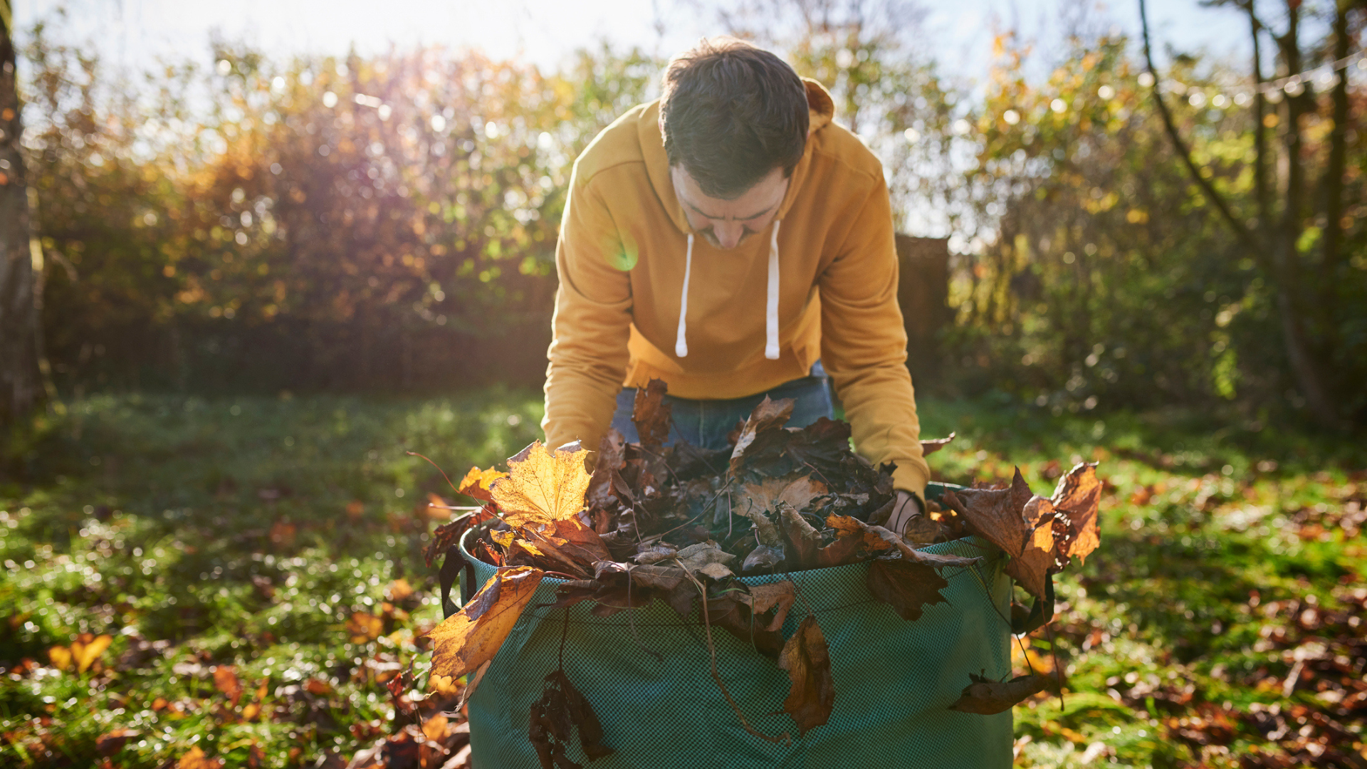 How to Mulch Leaves With a Lawnmower: Step-by-Step Guide - Men's Journal