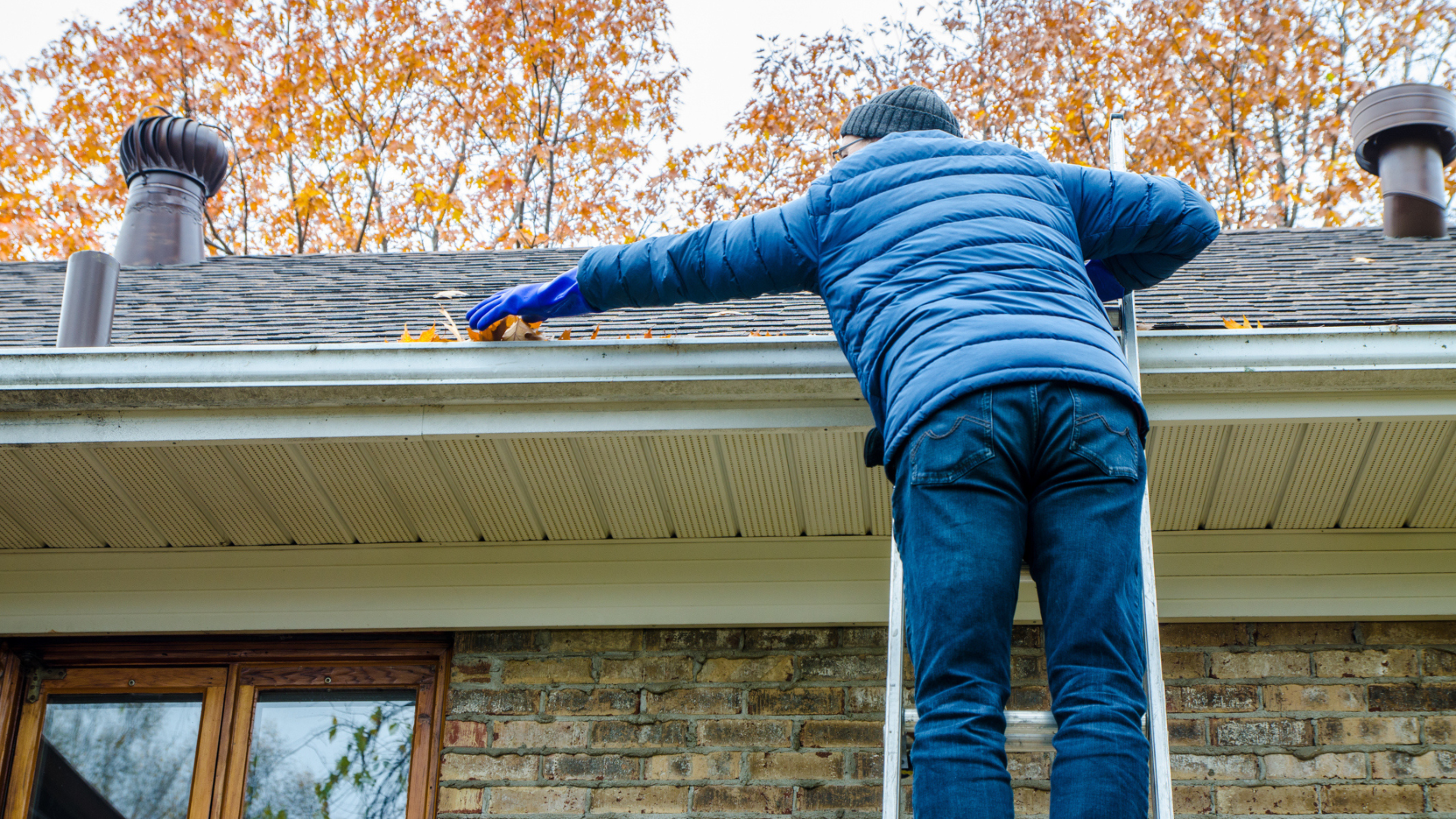 How to Clean Gutters Without a Ladder (3 Easy DIY Hacks) - Men's Journal