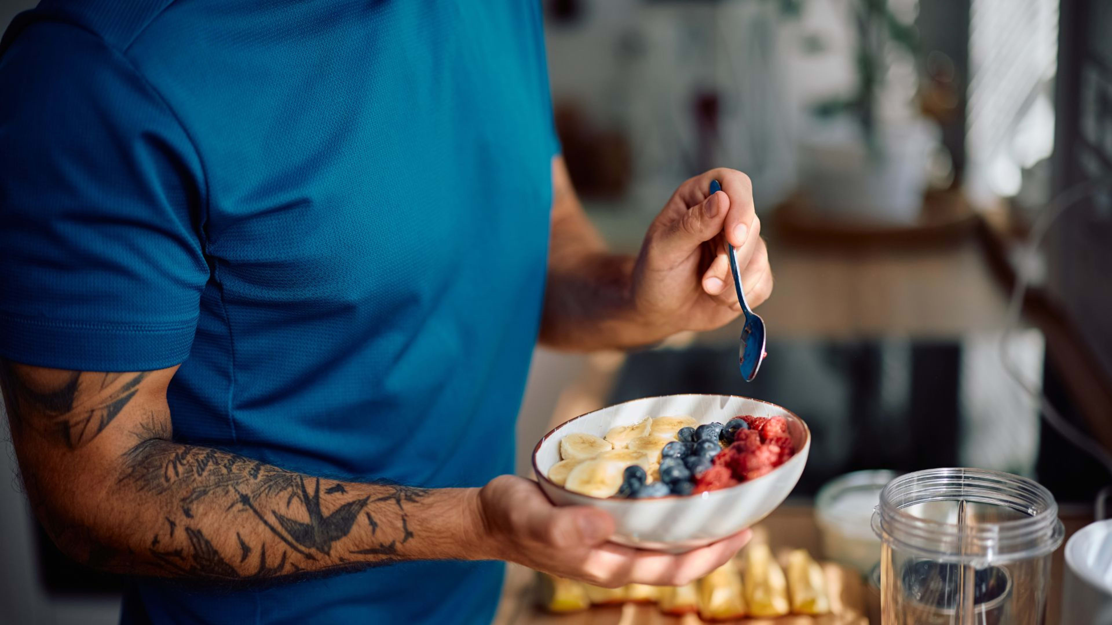 When to Eat Before a Workout for Maximum Results - Men's Journal