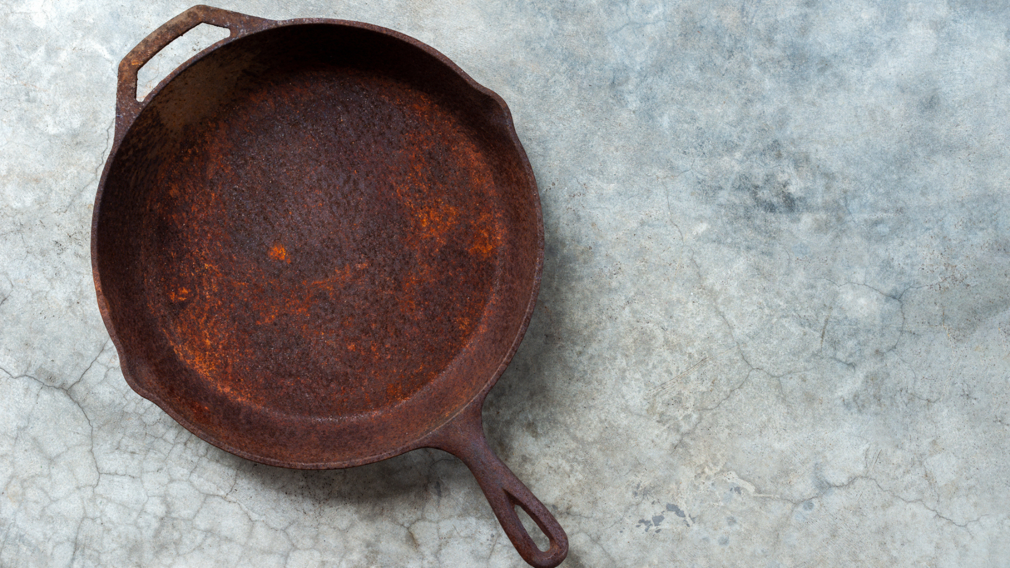How to Restore Rusty Cast Iron, According to Experts - Men's Journal