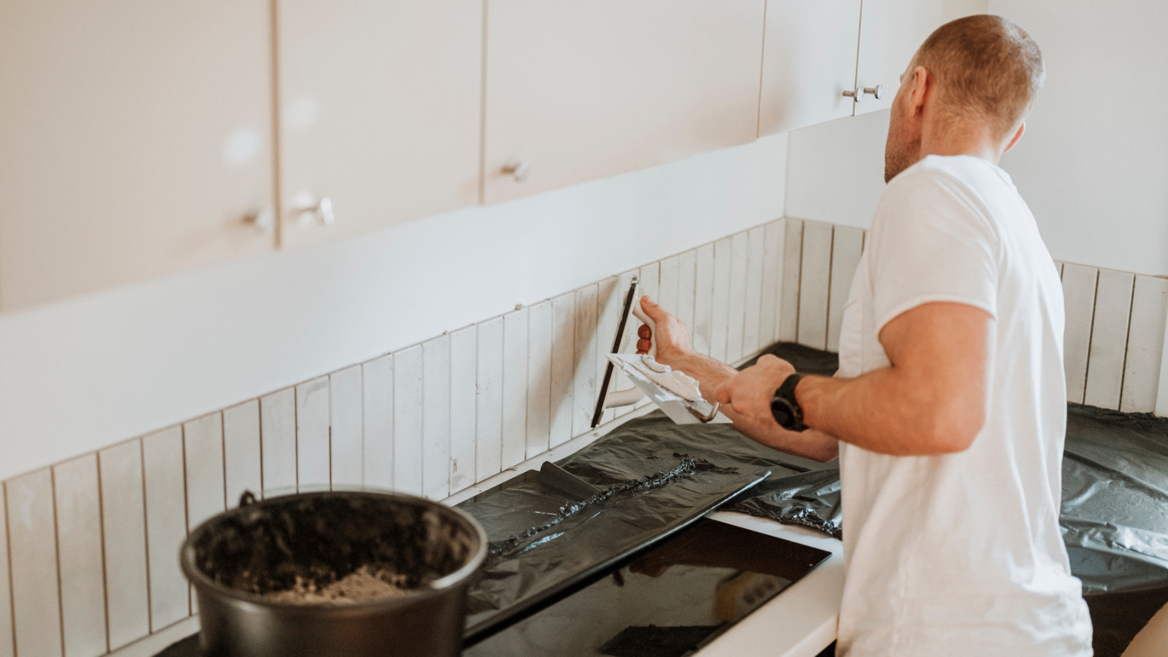 How to Clean Gutters Without a Ladder (3 Easy DIY Hacks) - Men's Journal