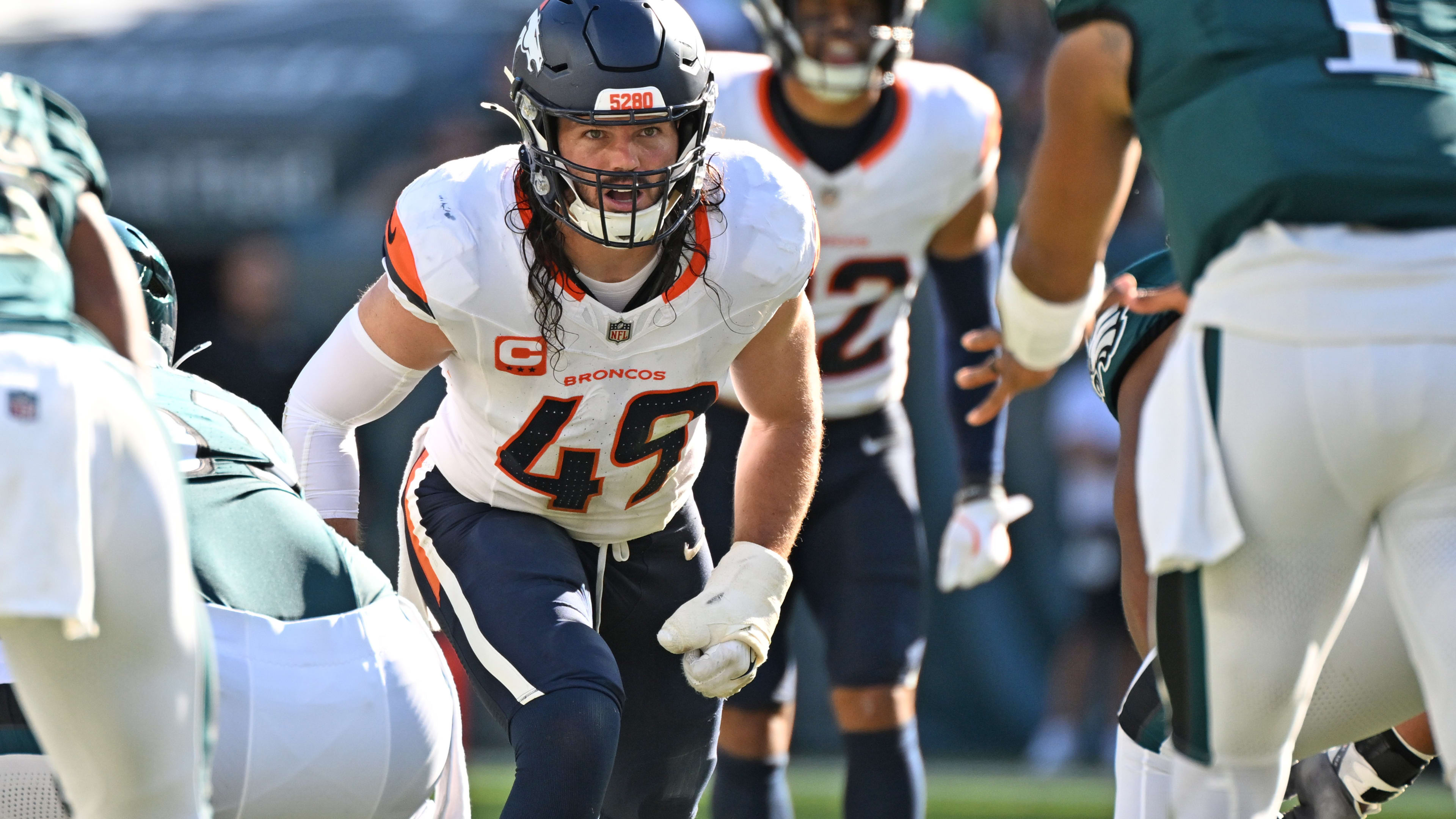 Denver Broncos’ Alex Singleton Reflects on Cancer Diagnosis - Men's Journal