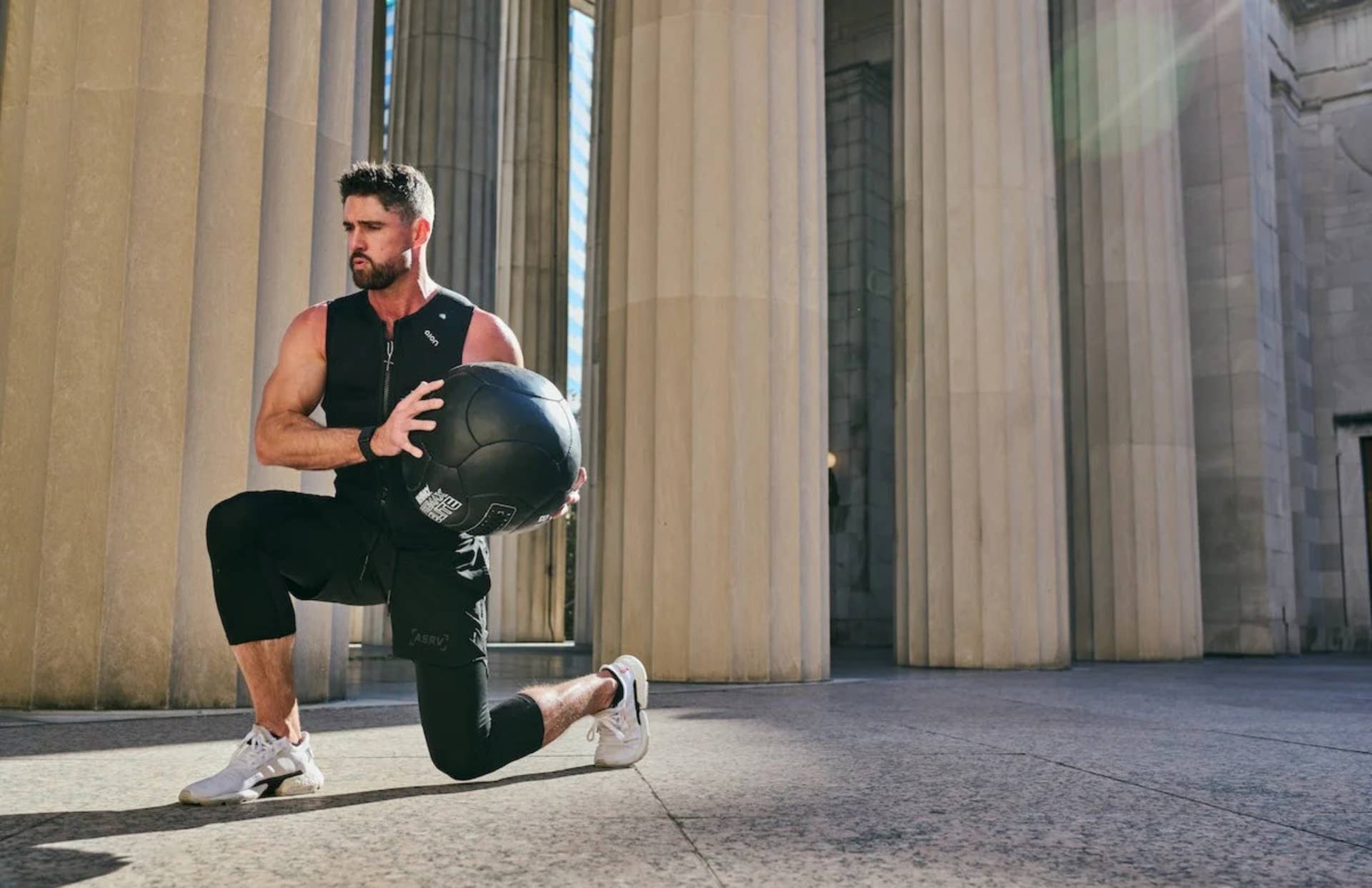 Weighted Vests: Trainer Gunnar Peterson Explains the Benefits - Men's ...