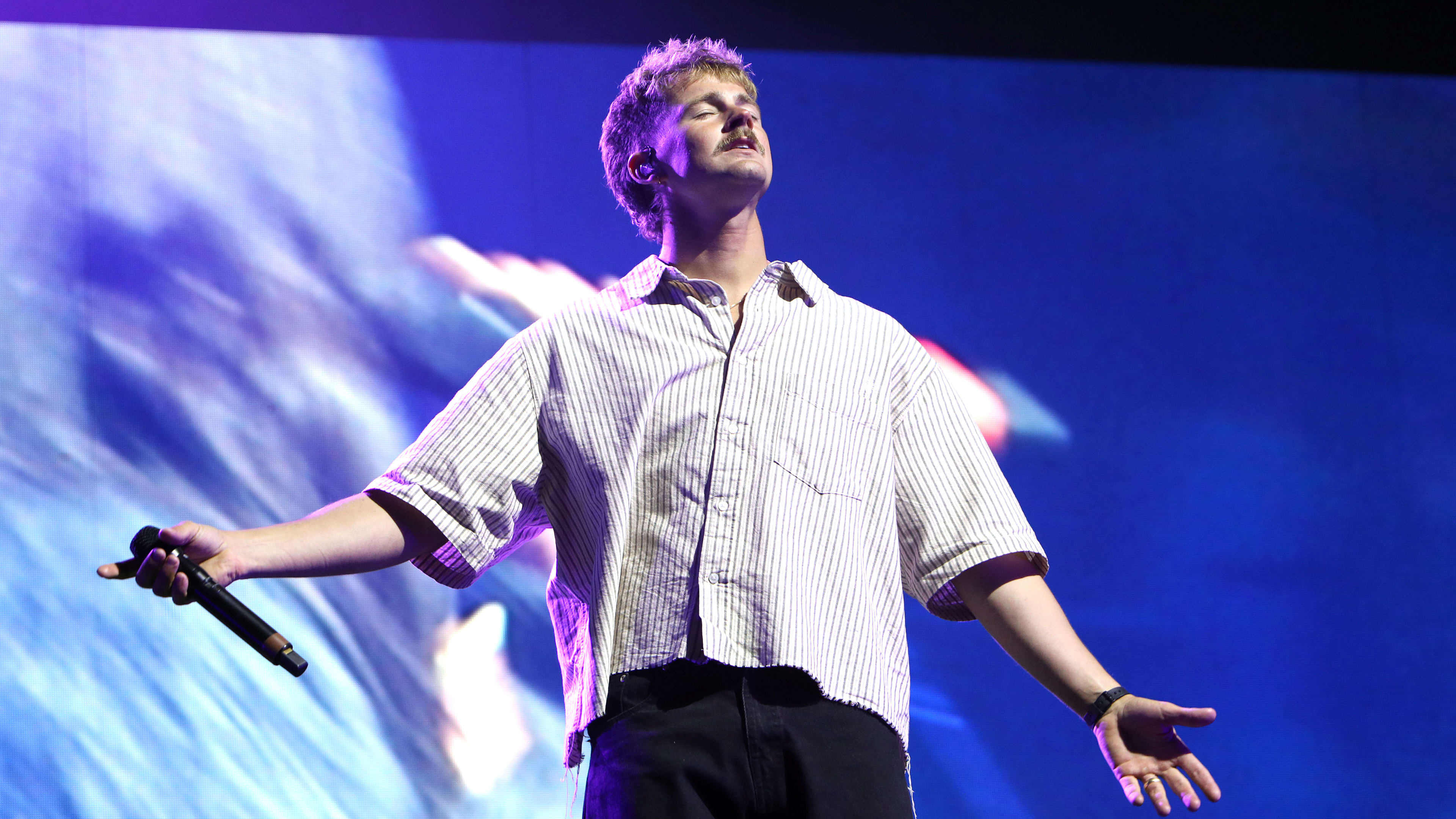 Singer Forrest Frank Launches Major 2026 Tour With Surprise Guests ...