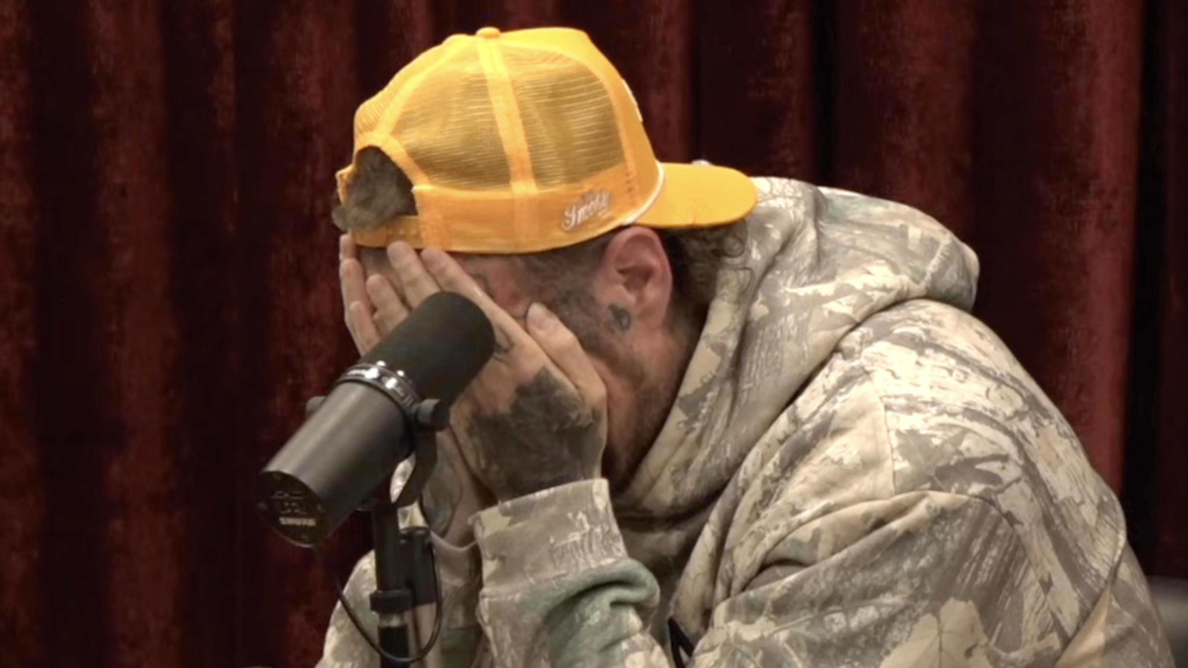Joe Rogan's Surprise Immediately Brought Jelly Roll to Tears - Men's ...