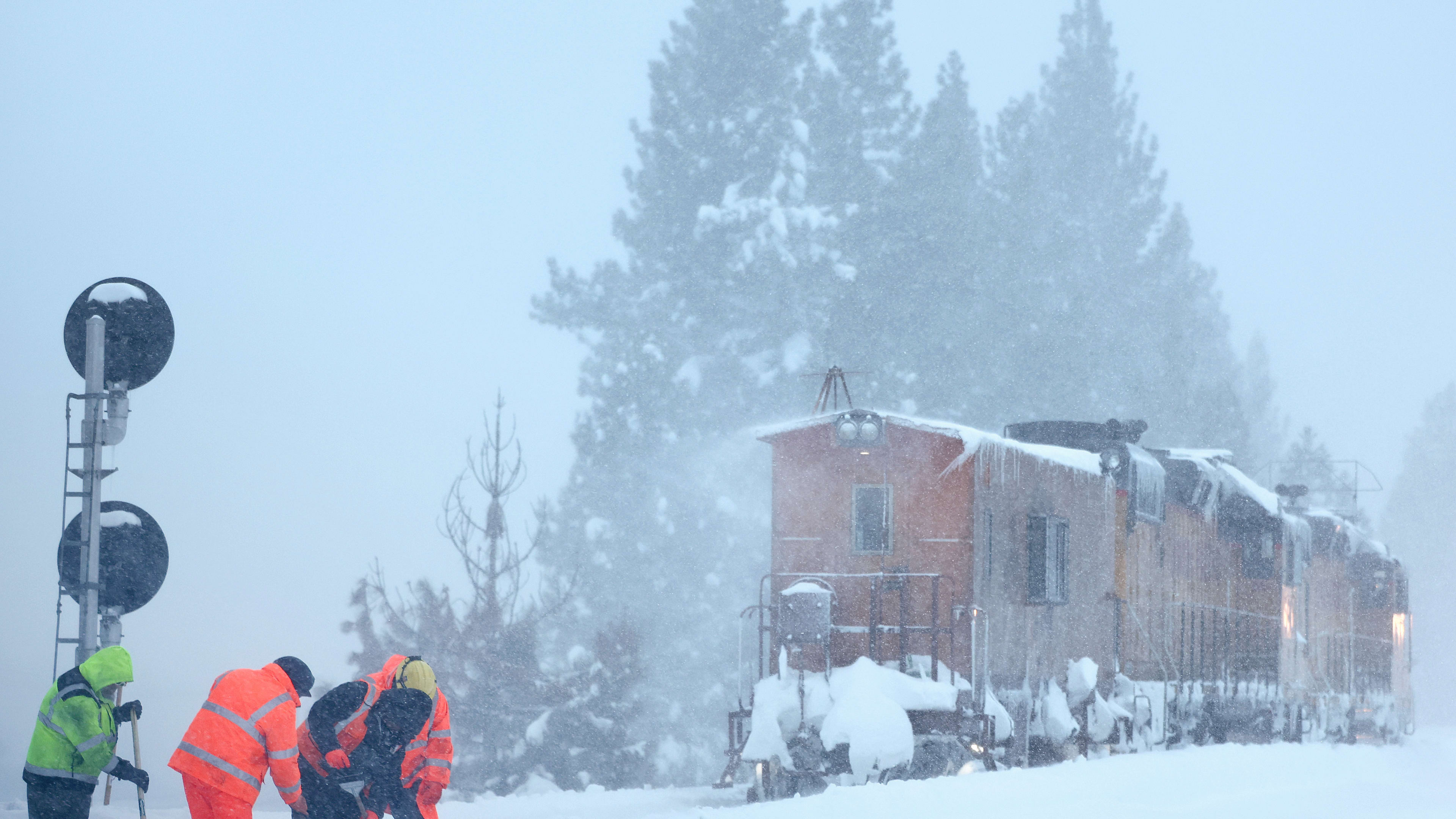 Winter Storm Warning Issued as 70 mph Winds, 3 Feet of Snow Approach ...