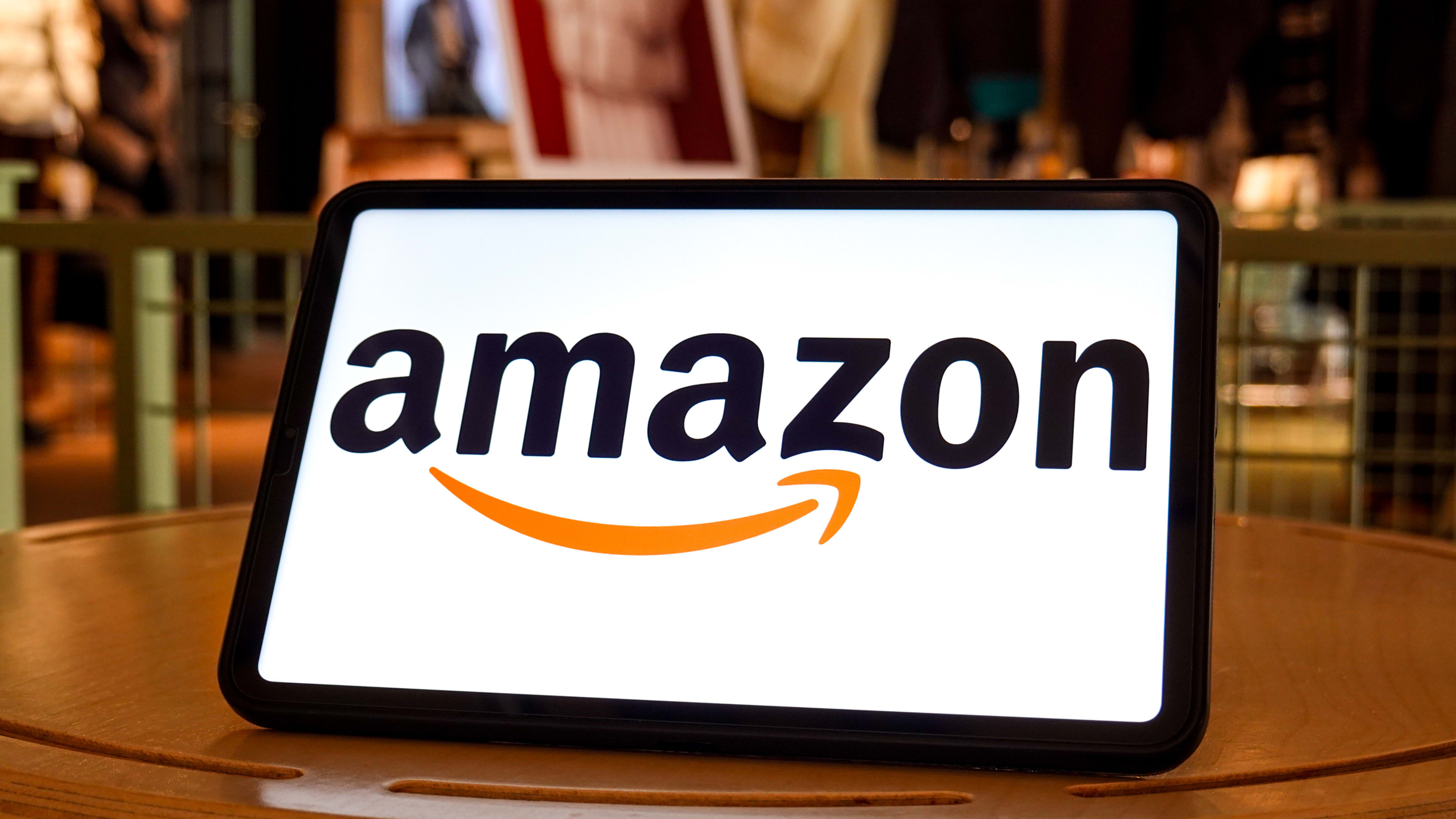 Amazon's Bestselling Insulated Lunch Bag Is Now Only $8 - Men's Journal