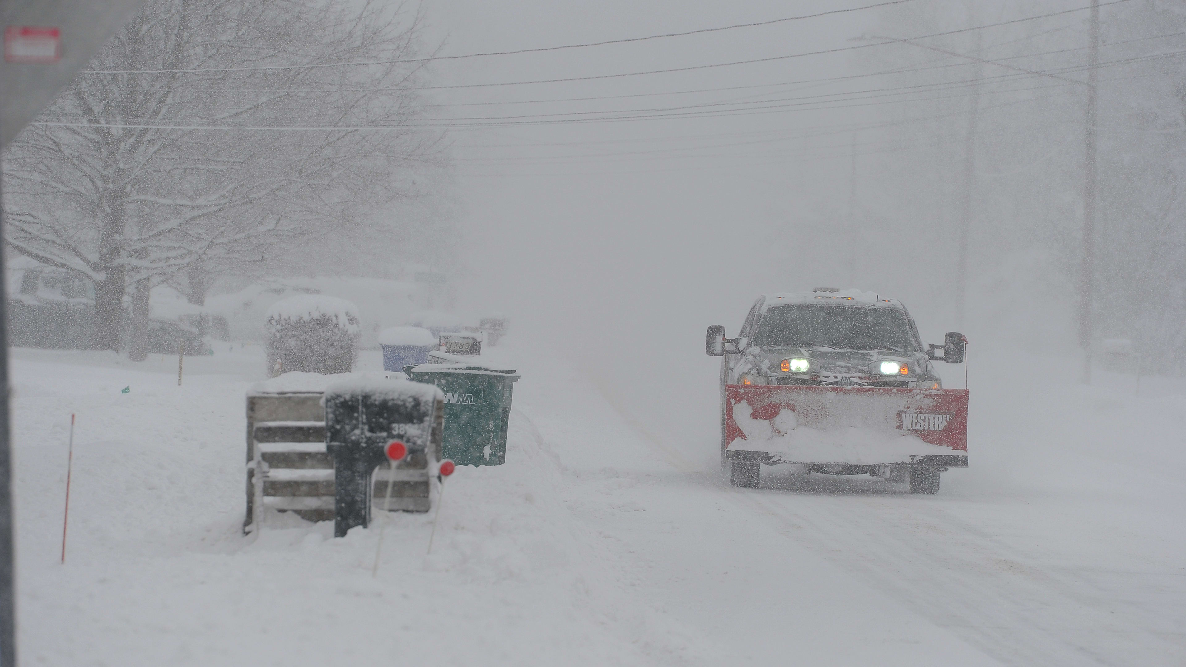 NWS Map Shows One State Still Facing up to 48 Inches of Snow - Men's ...
