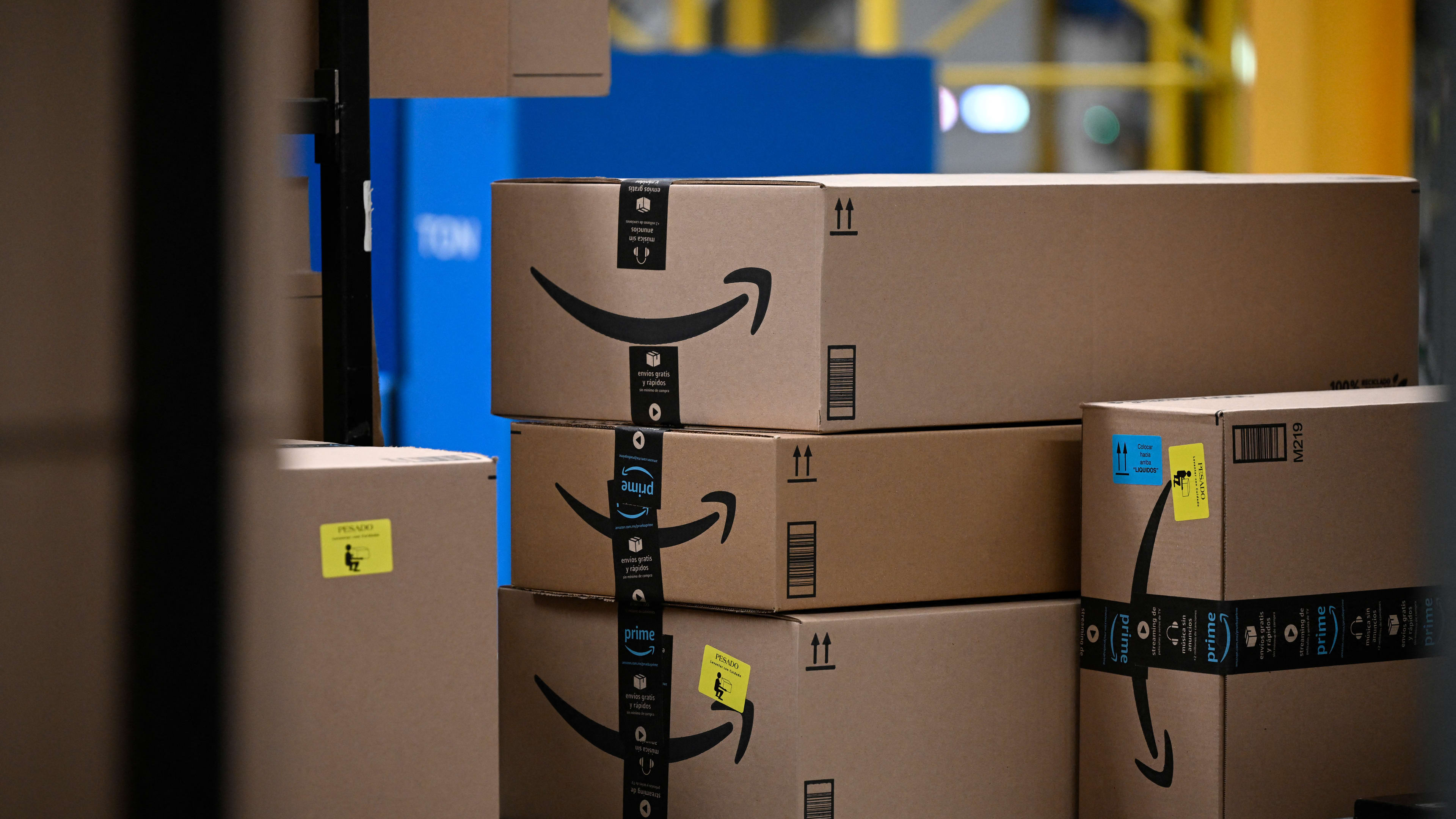 This 2-Pack of Hanes Sweatshirts Is Just $9 on Amazon - Men's Journal