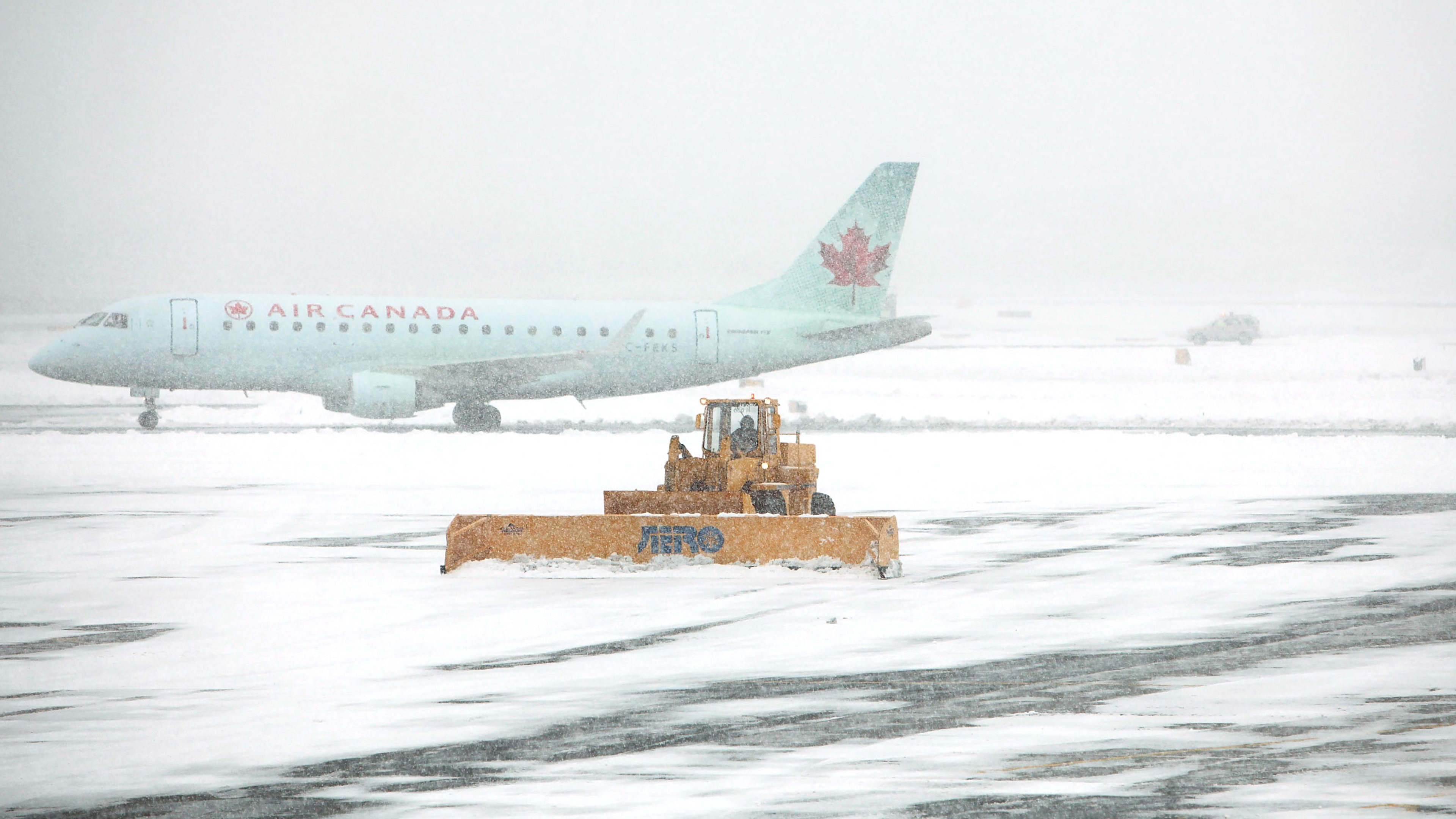 Over 200 Flights Canceled by 5 Major Airlines Amid Strong Winter Storm ...