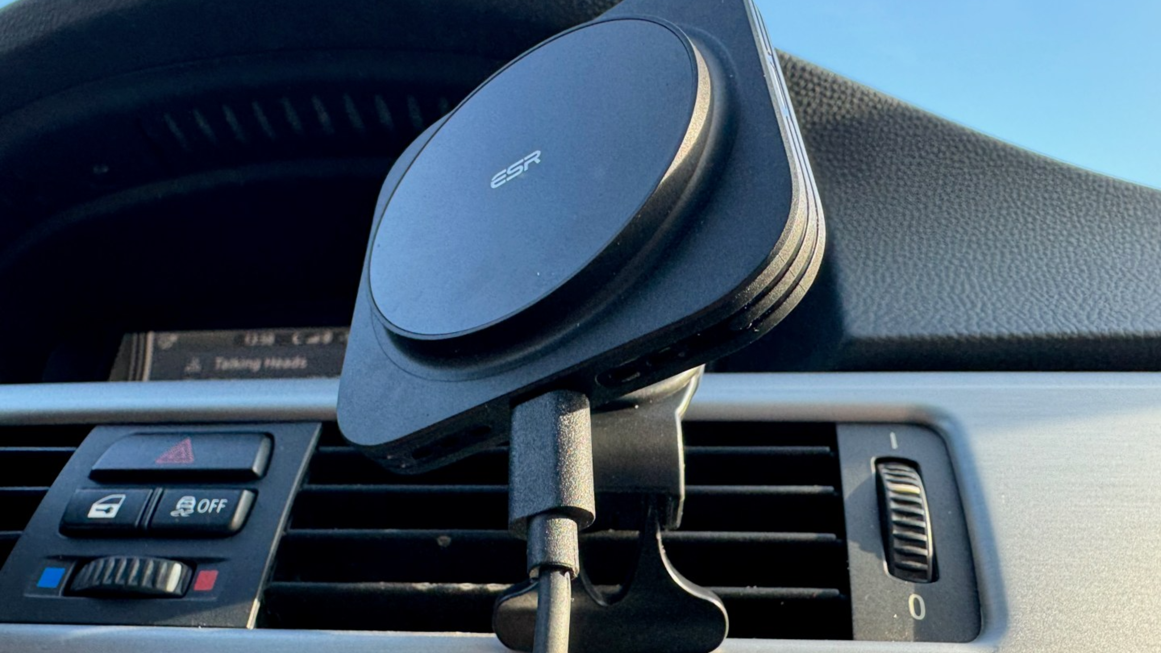 How to Choose a Qi2 Car Charger That Charges Fast - Men's Journal