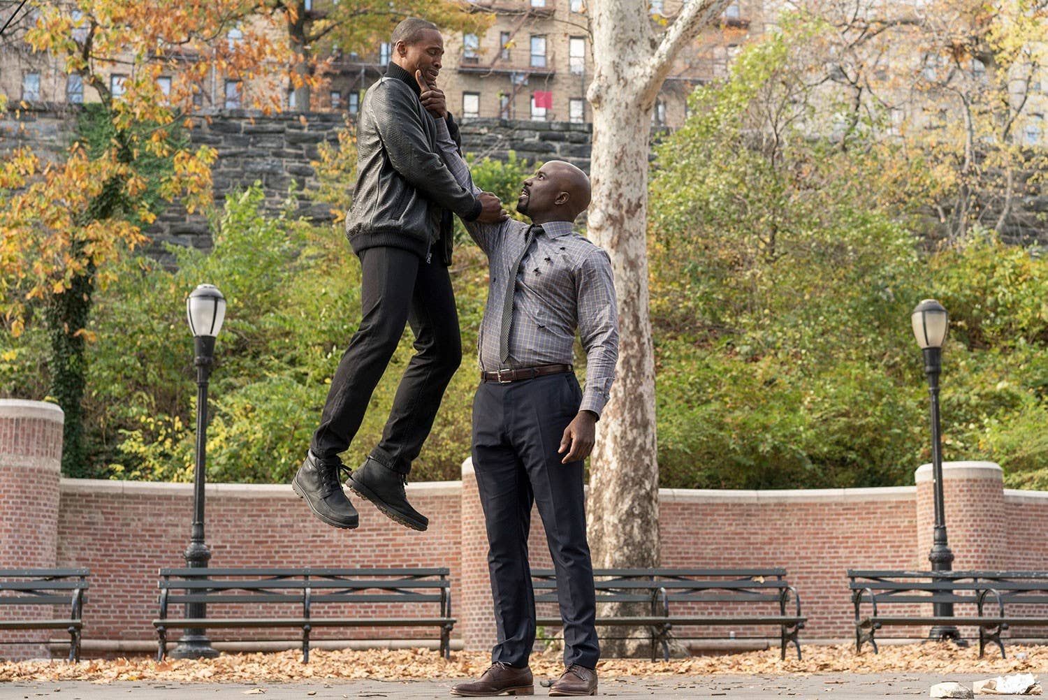 Luke Cage Star Mike Colter Teases His Potential Return To The MCU - Men ...