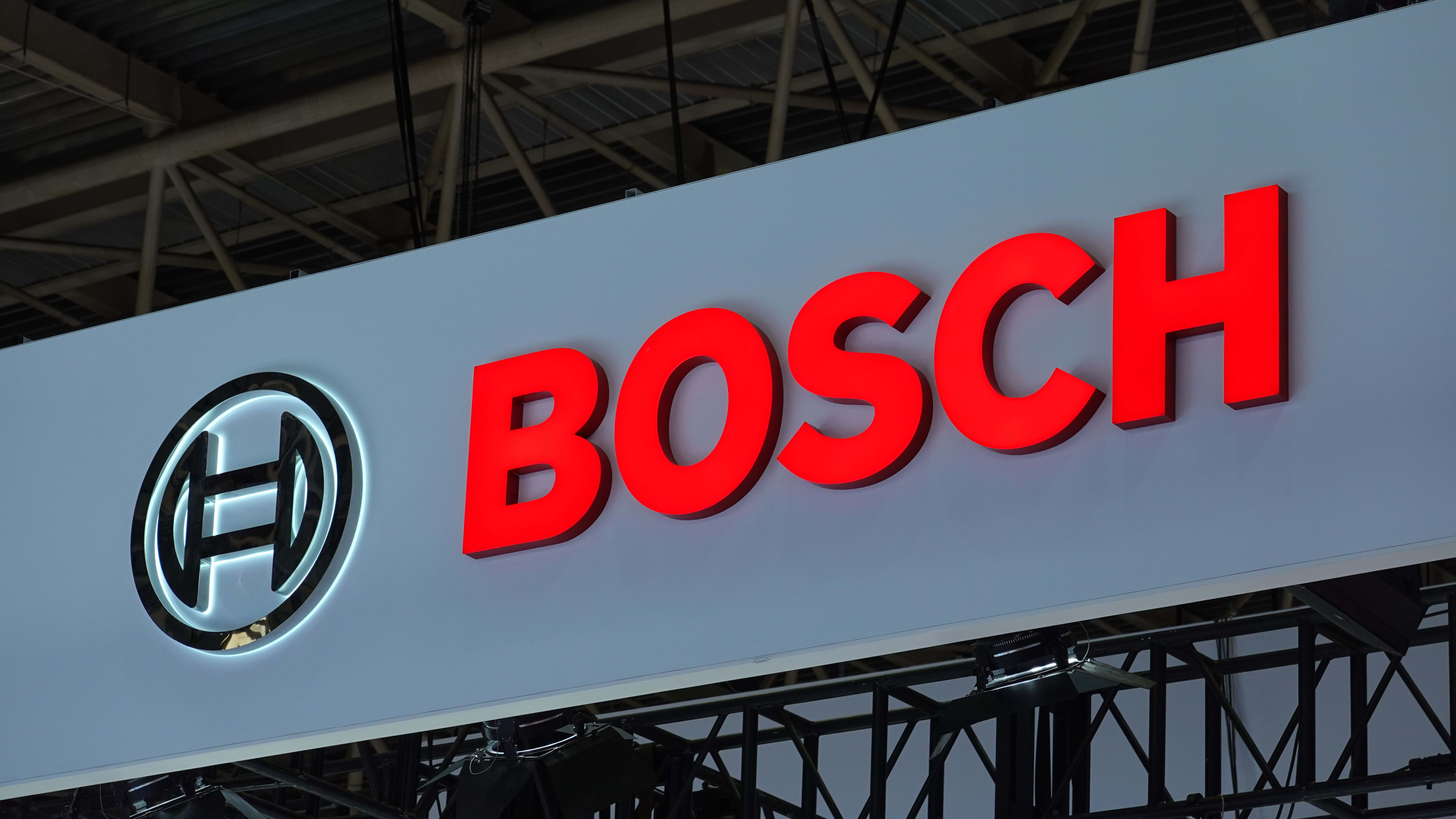 Bosch’s Rotary Hammer Drill Is Just $229 - Men's Journal