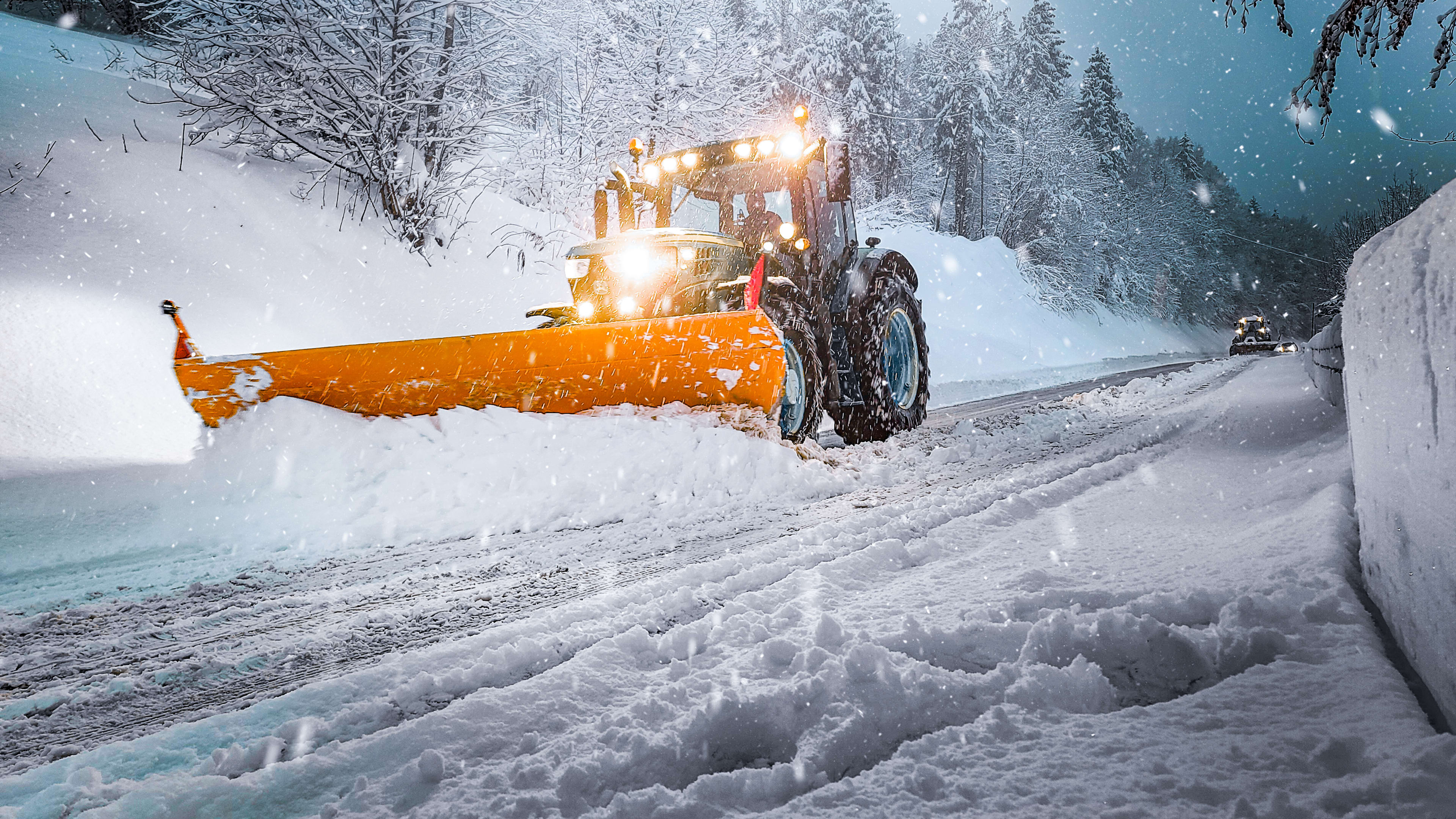 Winter Storm Batters U.S.: 31 Inches of Snow, 71-MPH Winds Cause 38 ...