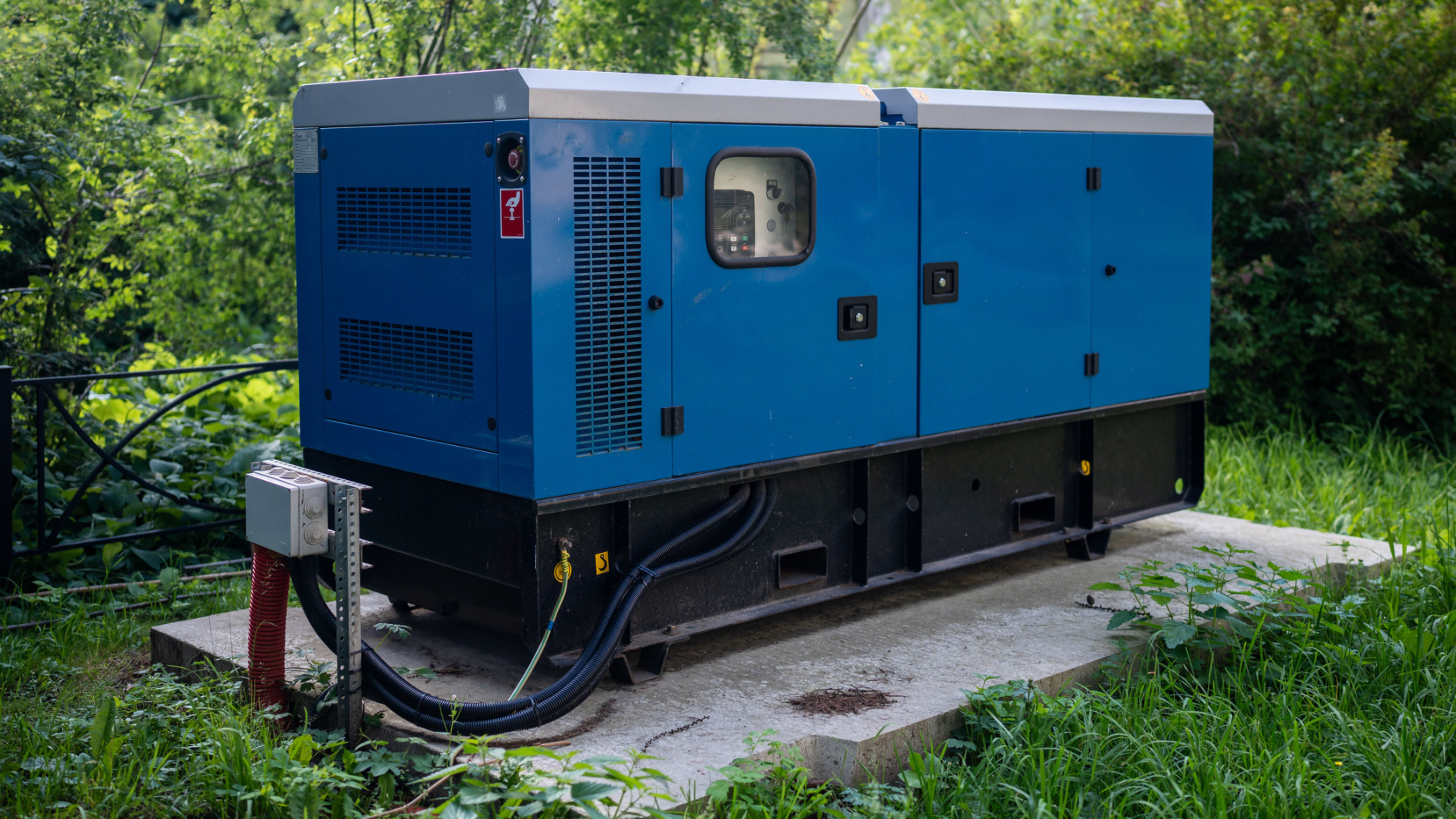 Is a Whole-Home Generator Worth It? Costs, Benefits, and ROI - Men's ...