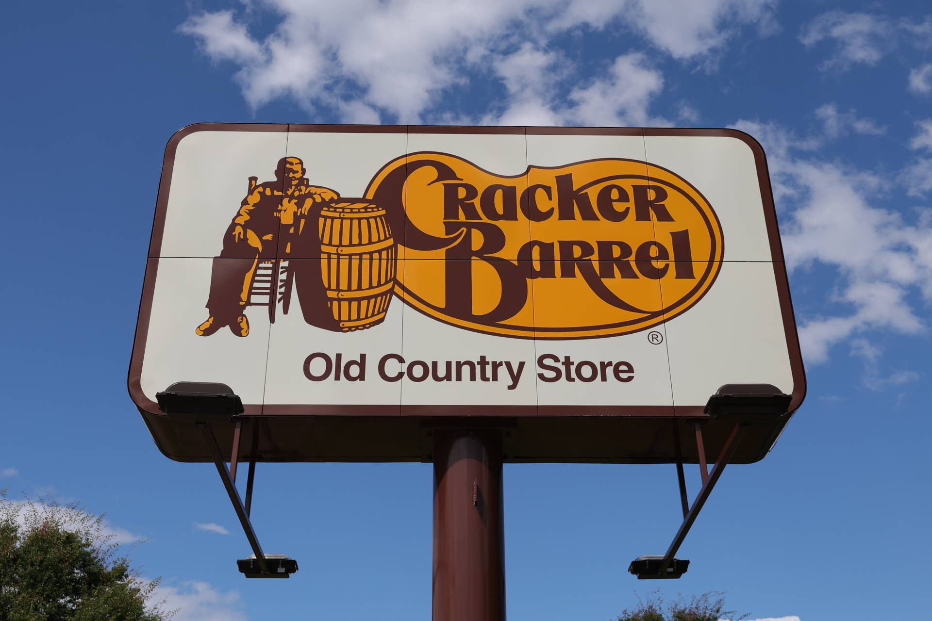 Cracker Barrel Pushes Back at Reports of 'New Dining Rule' - Men's Journal