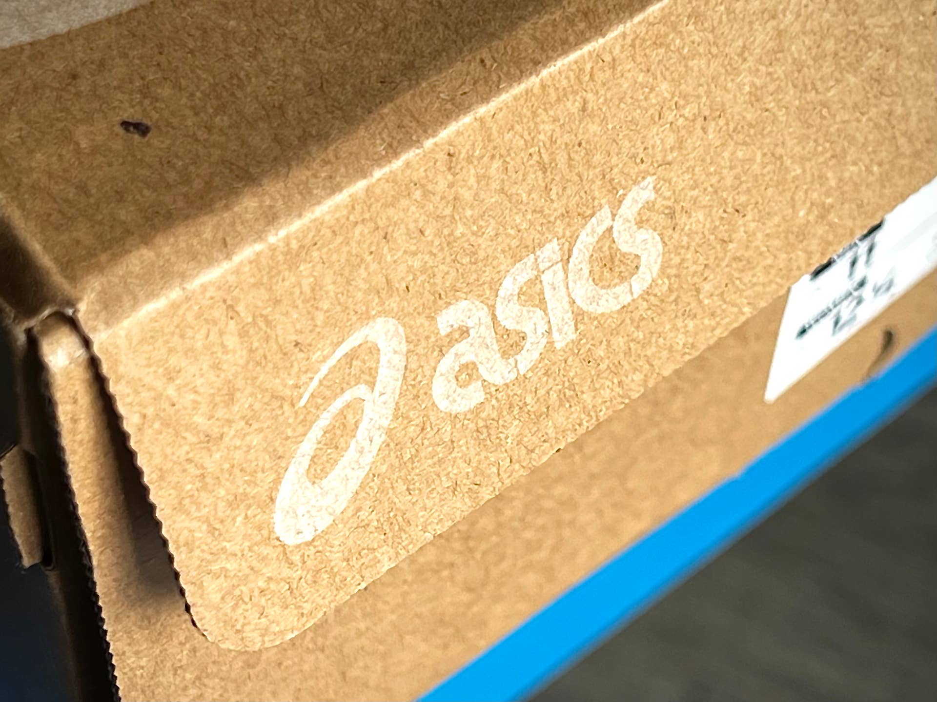 One of Asics' Most Iconic Running Shoes Is $30 Off Right Now - Men's ...