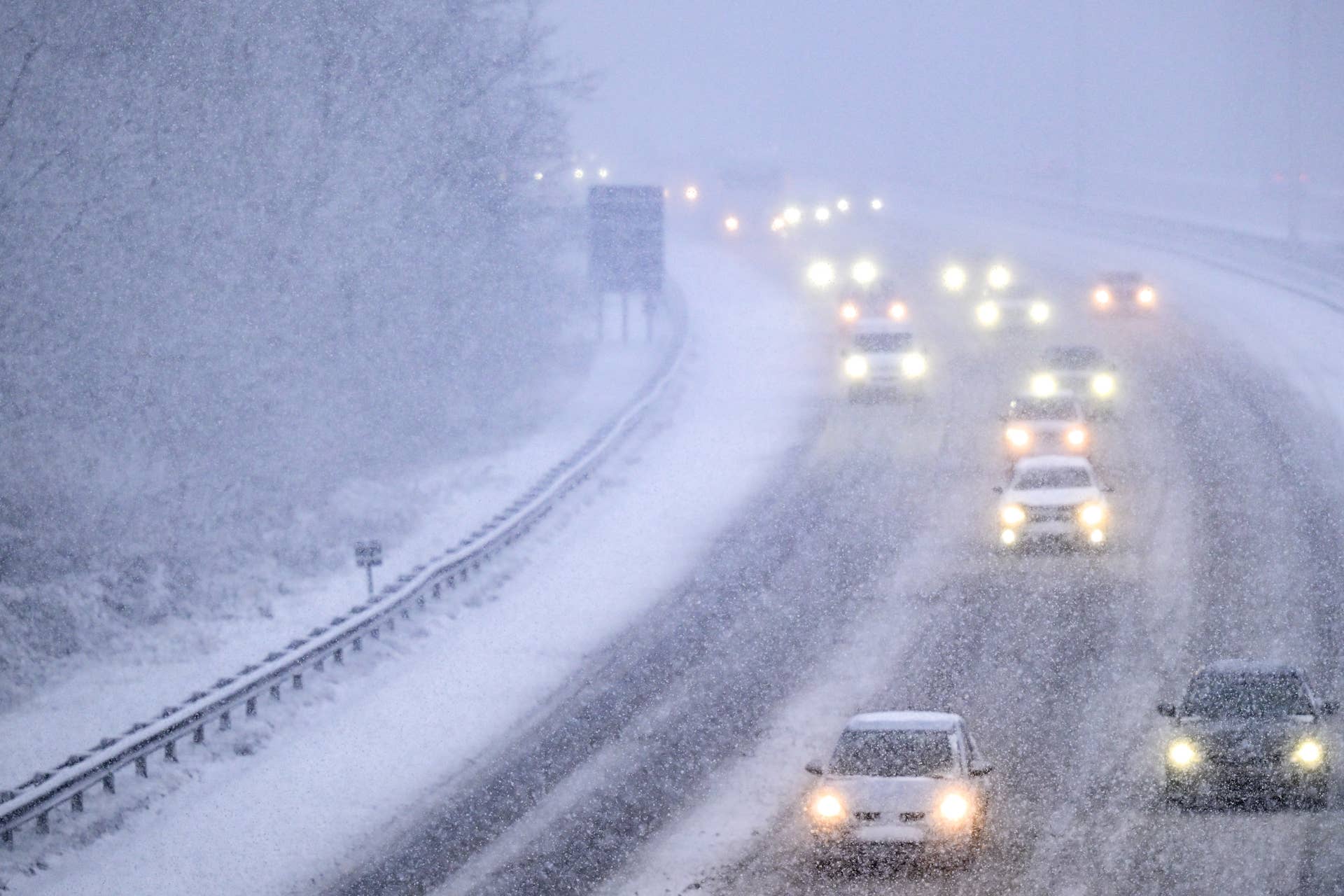 Winter Storm Warnings Hit 12 States With 75 MPH Winds, 24 Inches of ...