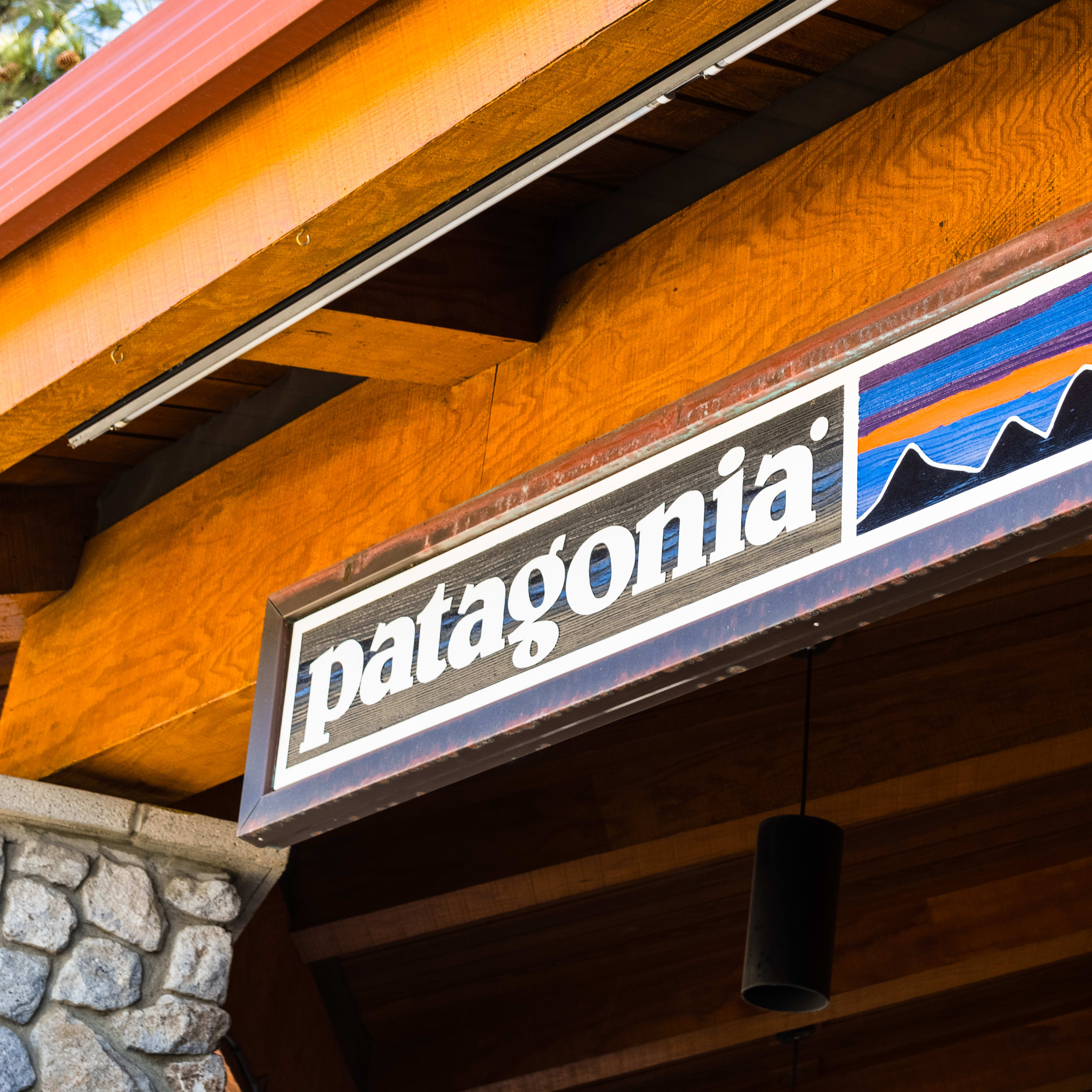 There’s a Whopping 8 College Football Bowl Games Saturday. Here’s the ...