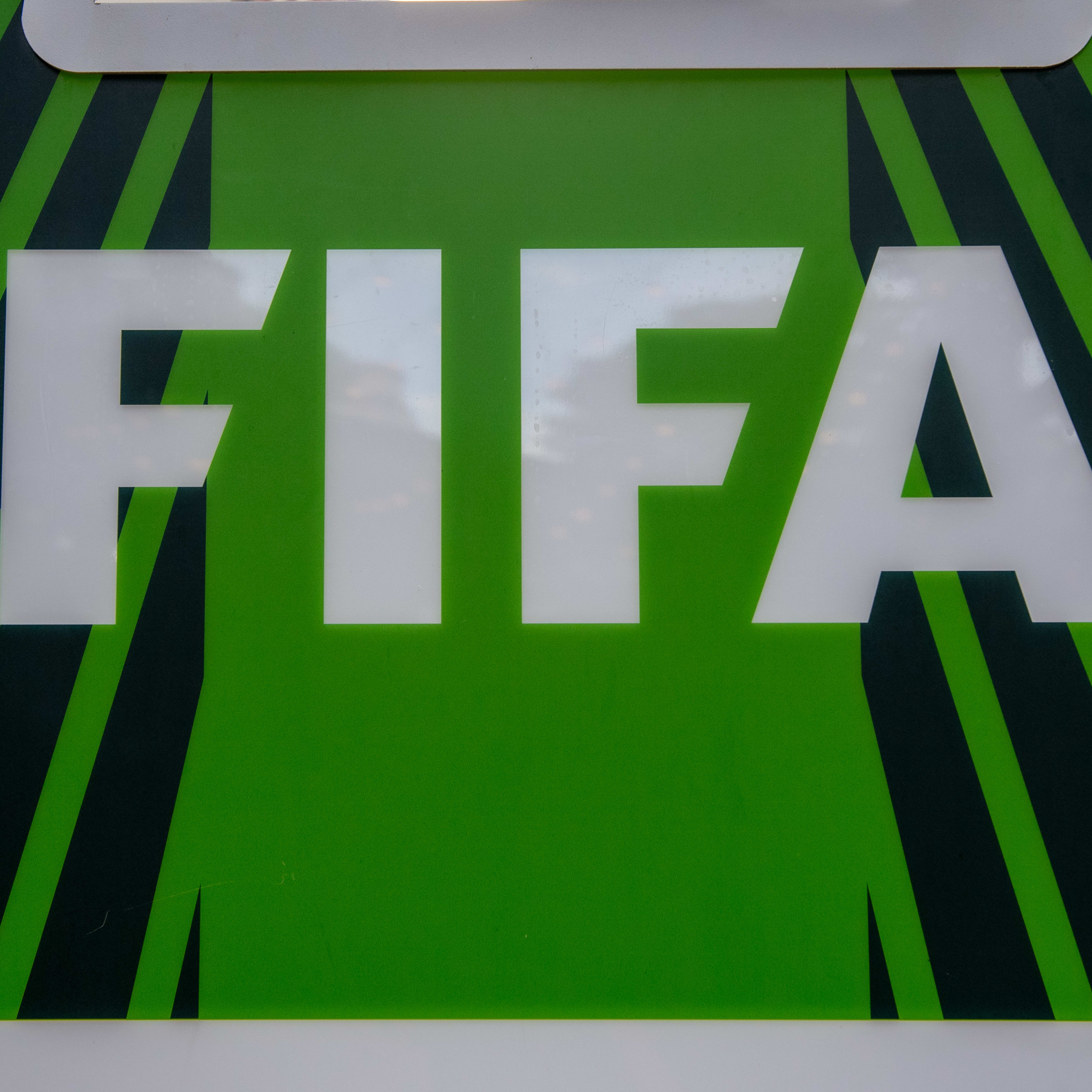 Nike's Iconic Air Jordan 1 Mids Are Now 42% Off - Men's Journal