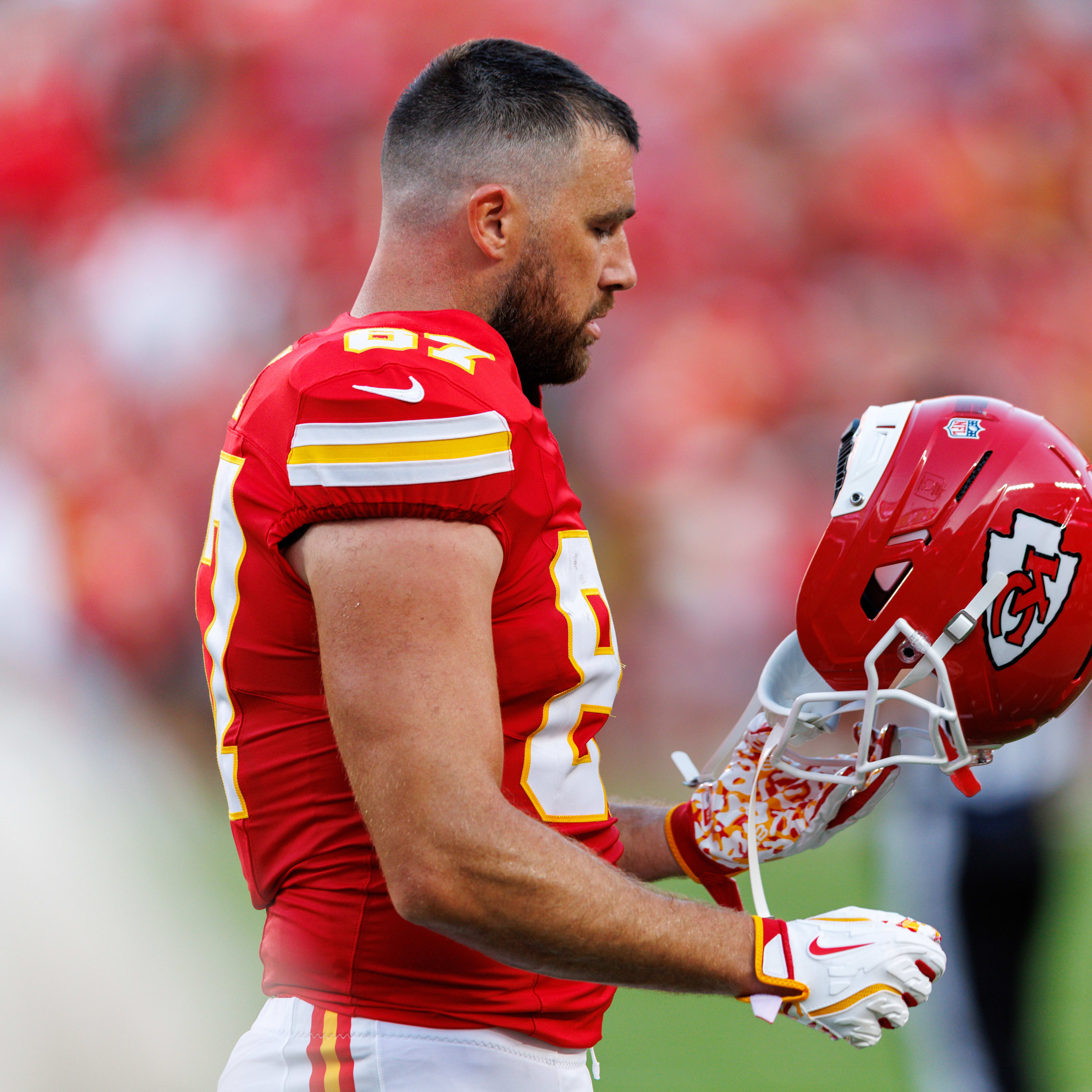 Travis Kelce Retirement Decision Causes a Stir Before Christmas Day ...