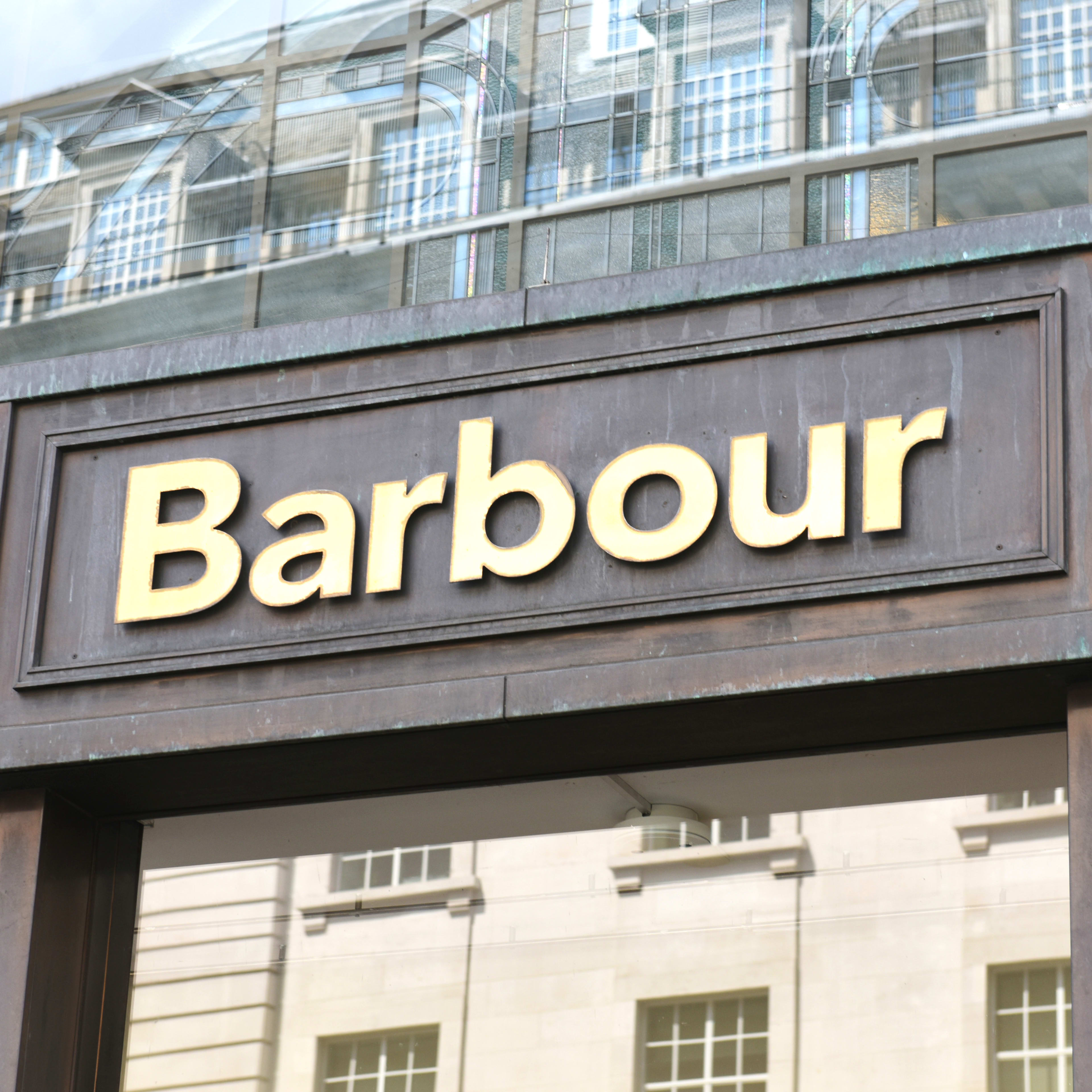 Australian Open Ball Girl Collapses in Middle of Match - Men's Journal