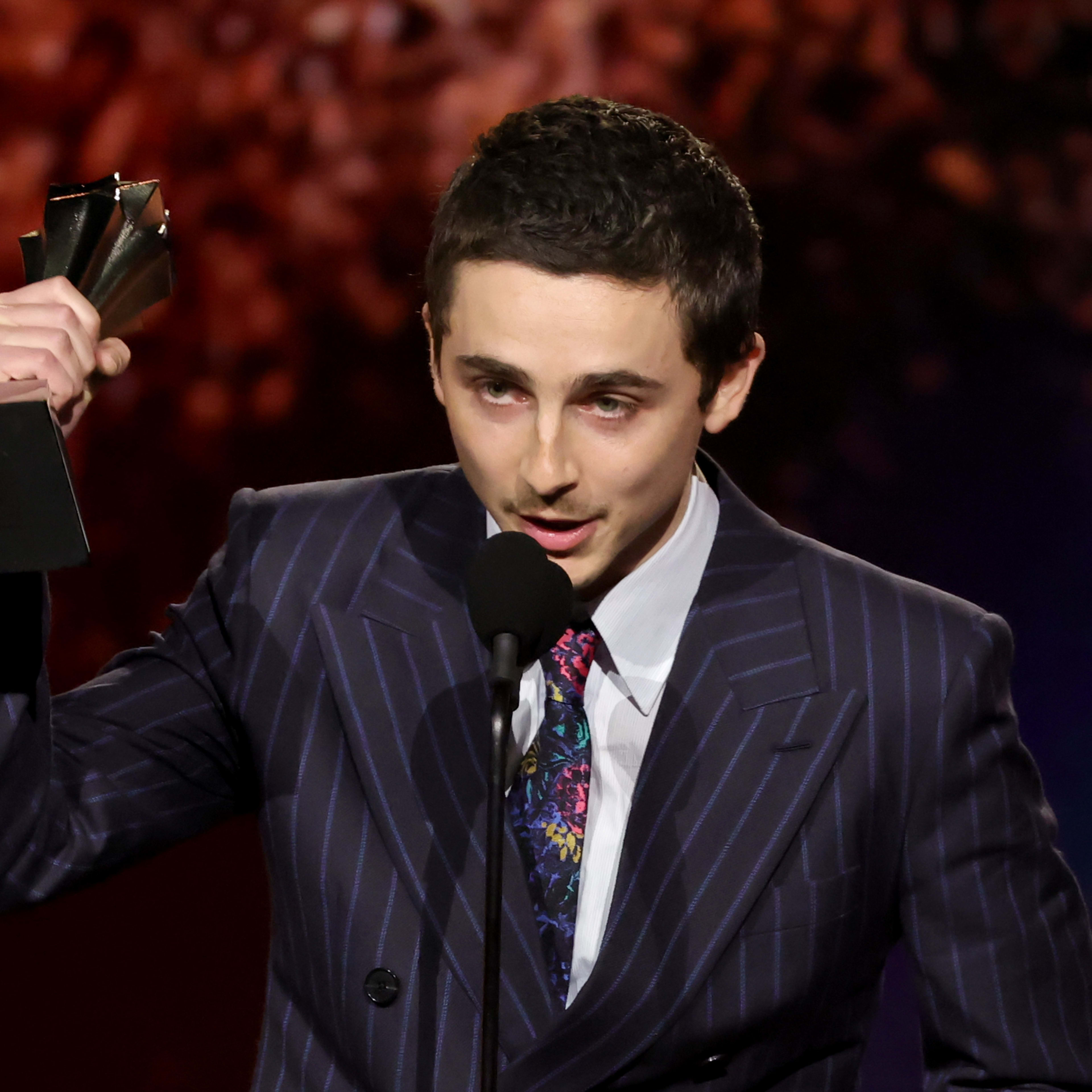 Timothee Chalamet's Critics Choice Moment With Michael B. Jordan Goes ...