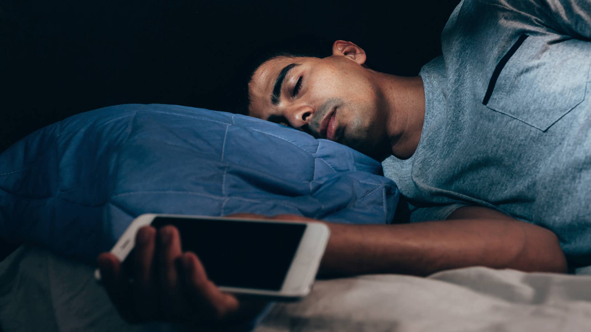 How to Avoid 'Juice Jacking' and Keep Your Data Safe While Traveling ...