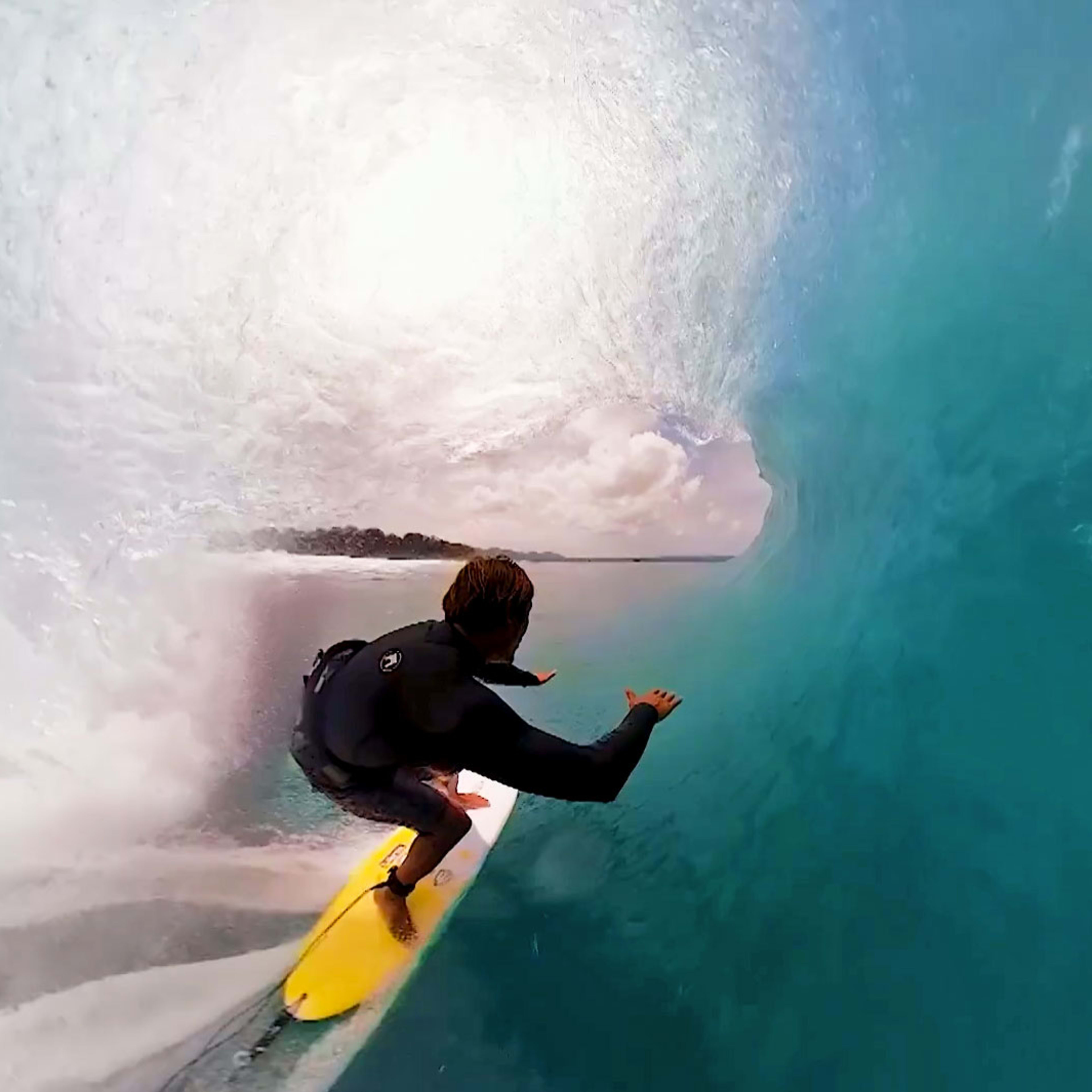 A Comprehensive Guide to Airline Surfboard Bag Fees in 2020 - Men's Journal