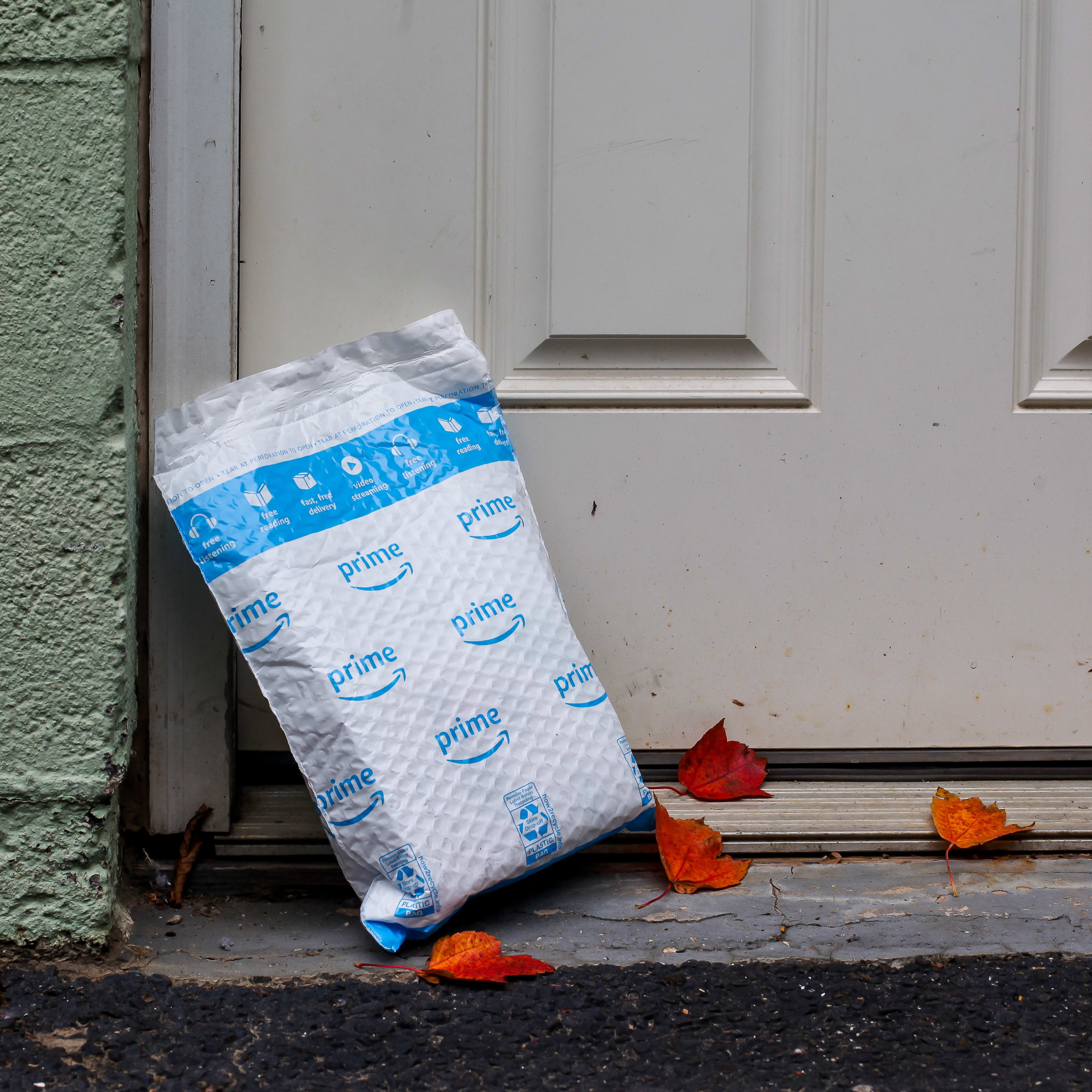 Tadej Pogacar Dominated Tour de France Again. Who is His Fiancee Urska ...