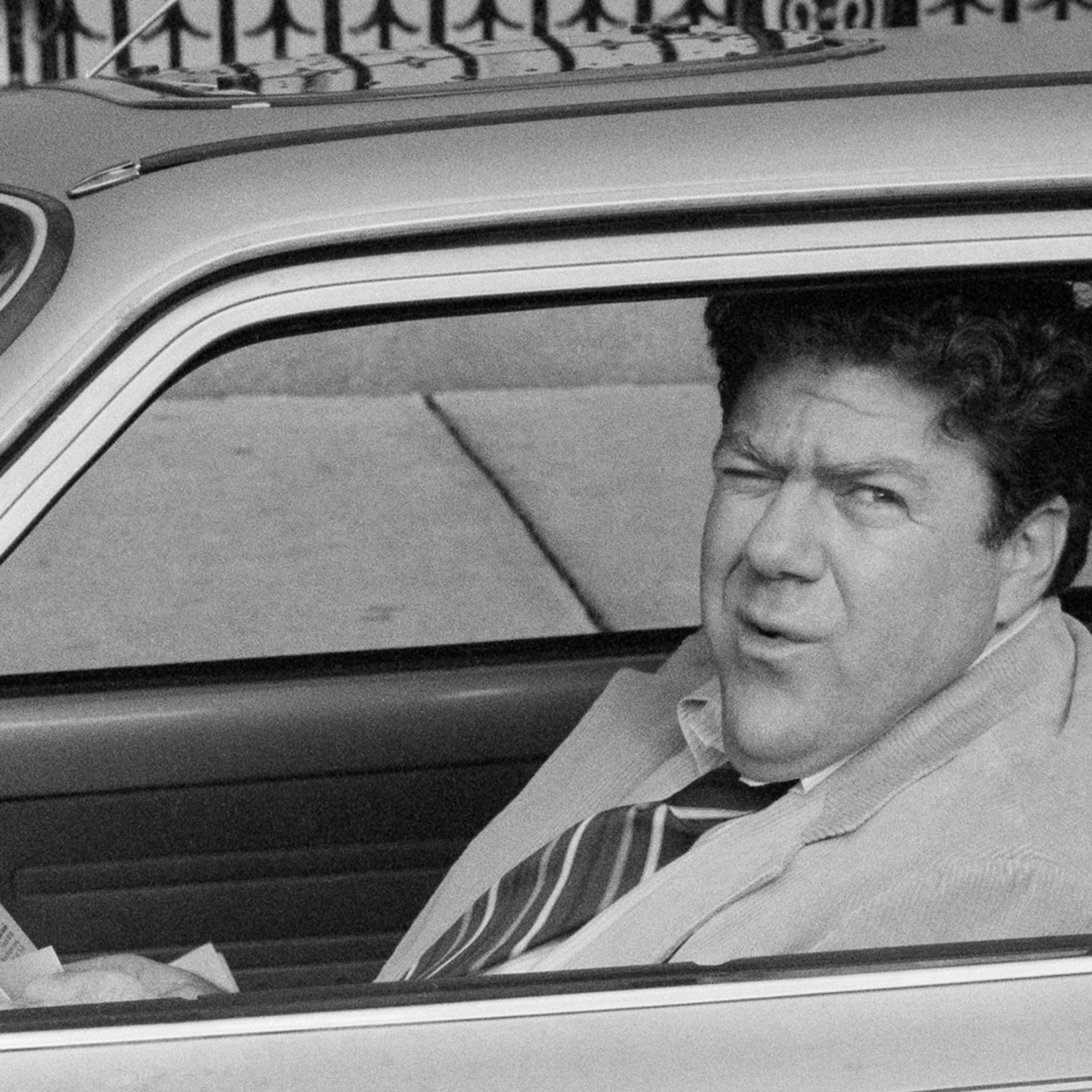 Where to Stream the Best 'Cheers' Episodes Right Now - Men's Journal