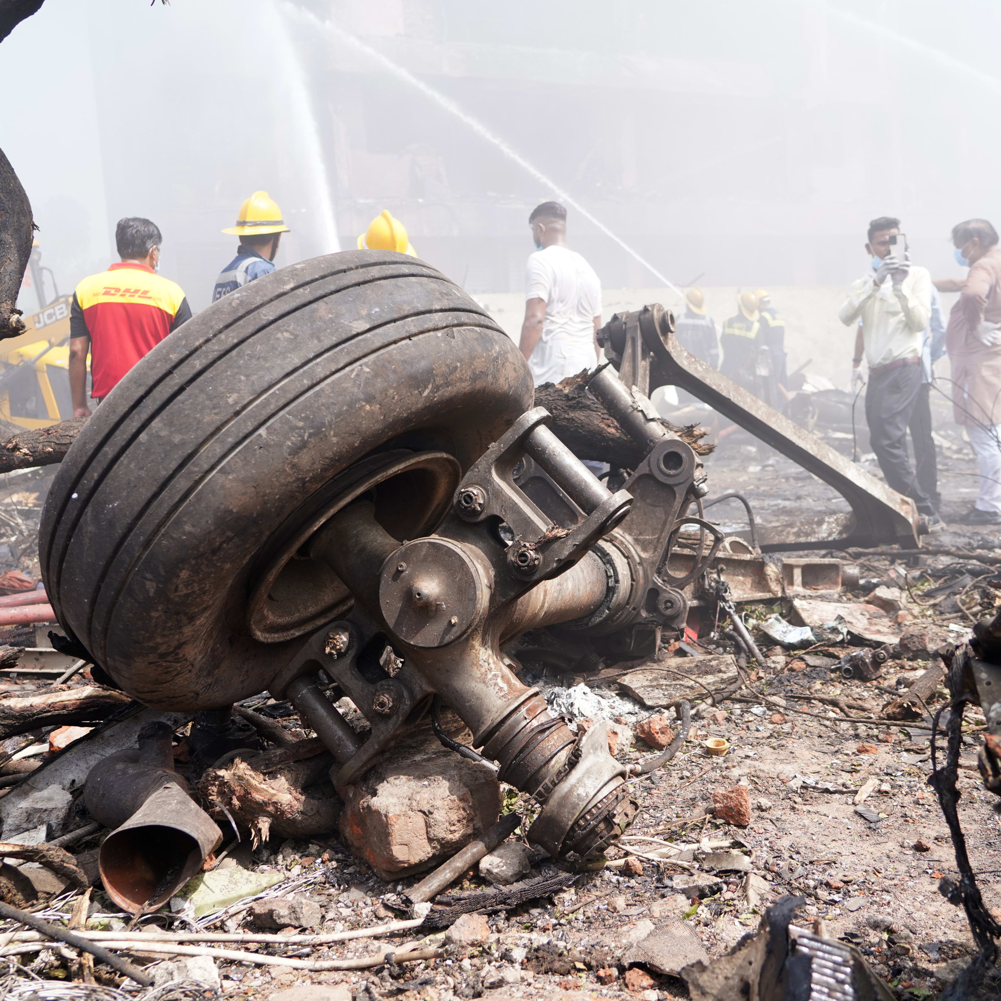 The Miracle Stories of Lone Plane Crash Survivors Include a 33,000-Feet ...